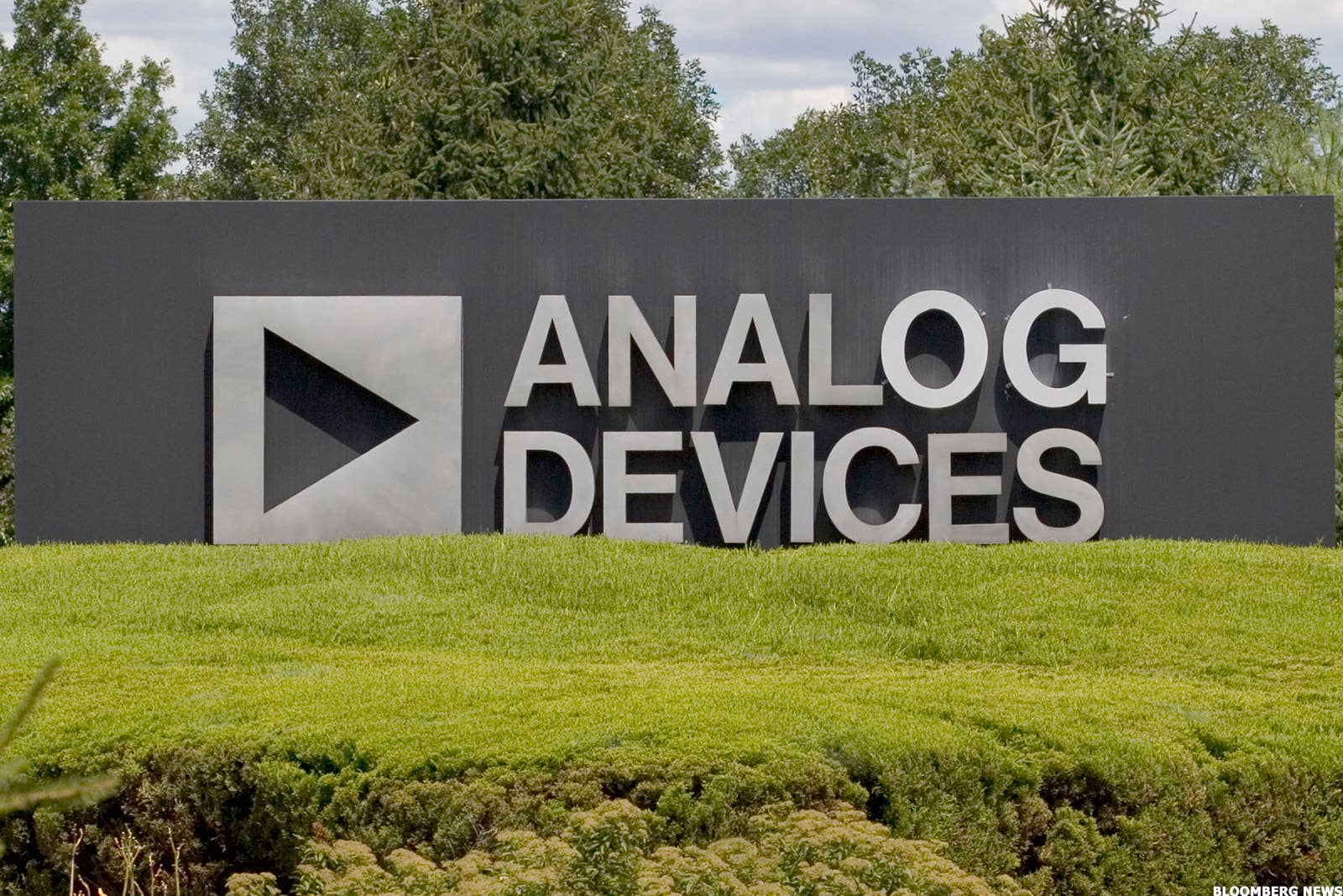 Analog Devices to Buy Maxim in $21 Billion All-Stock Deal - TheStreet
