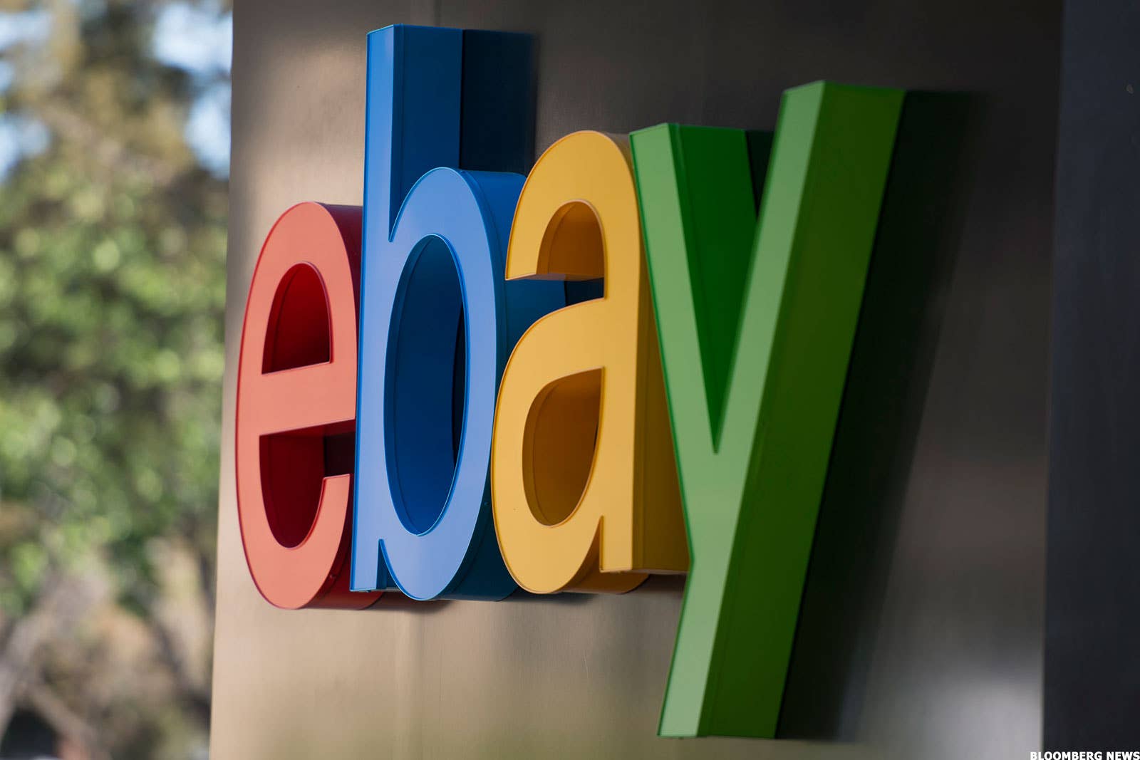 EBay to 'Carefully Review' Elliott Letter; Activist Pushes Stock to 4 ...