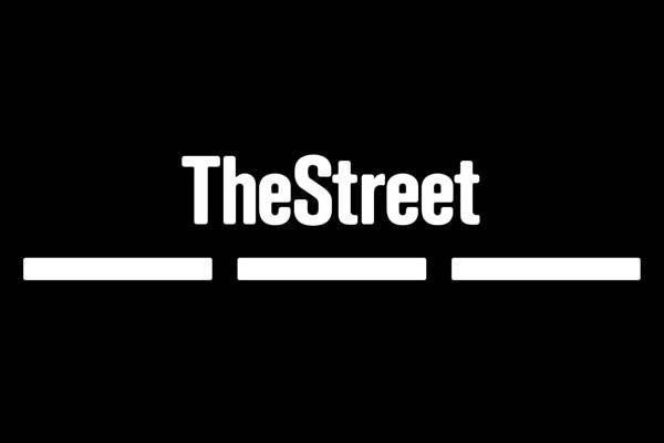 Regional Banks vs. Big Banks: How Do They Stack Up? - TheStreet