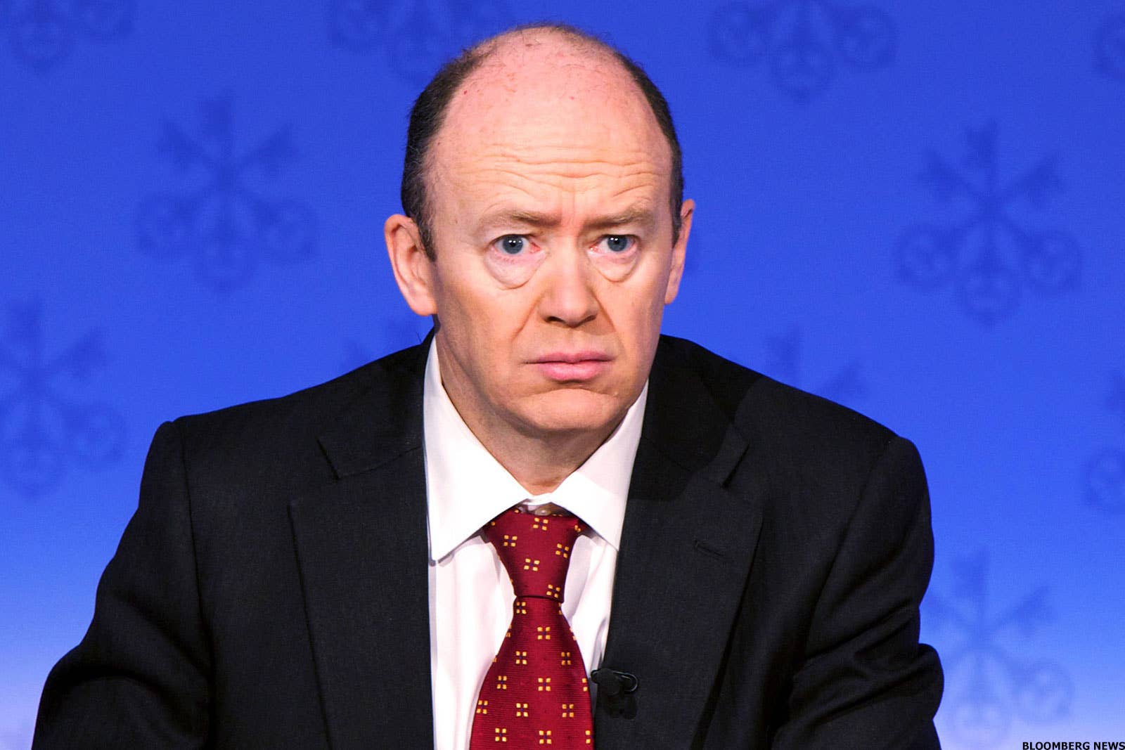 Deutsche Bank Slashes 2016 Bonuses After $7.2 Billion DoJ Settlement ...