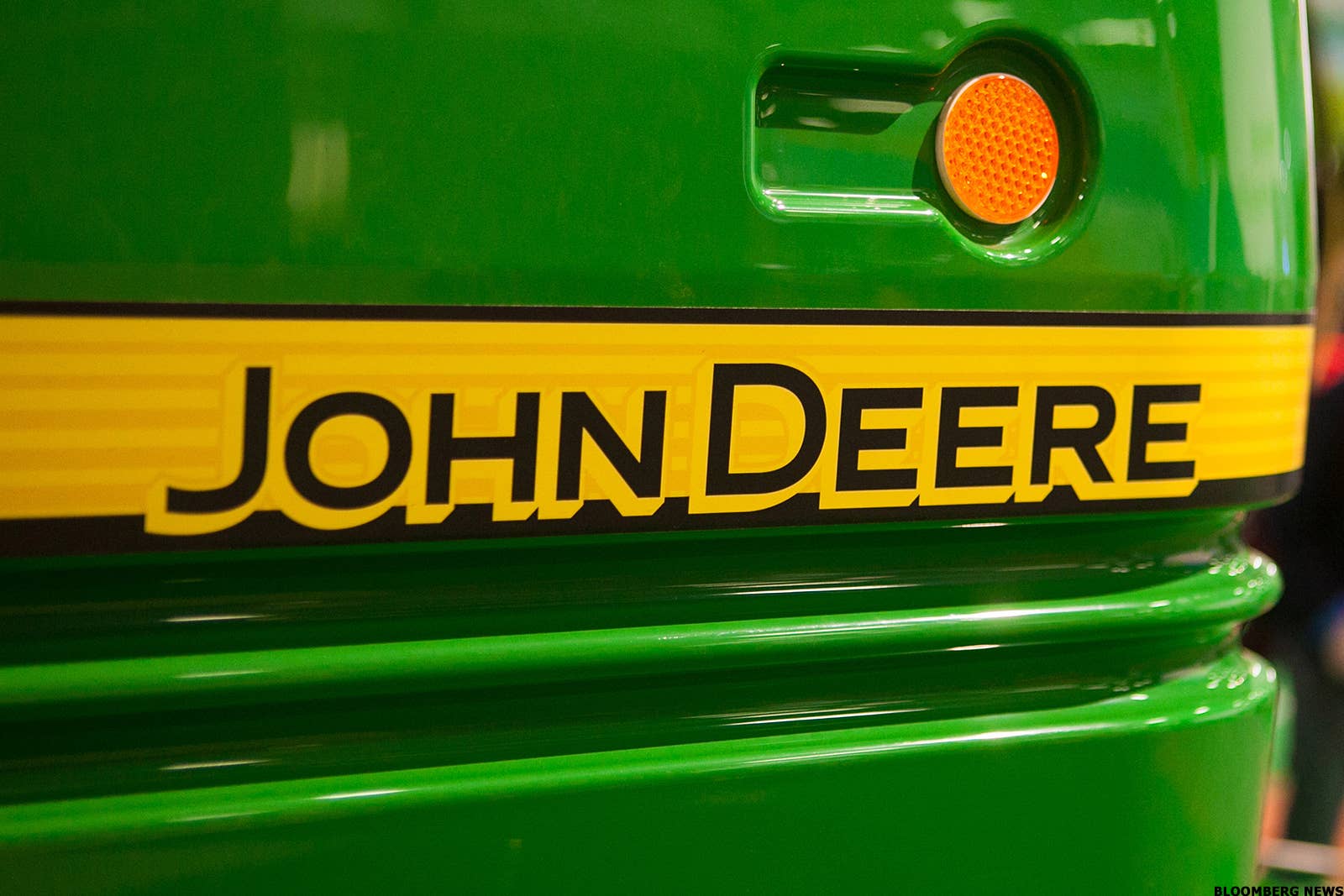 Deere Posts Earnings Above Expectations as Full-Year Guidance Is Raised ...