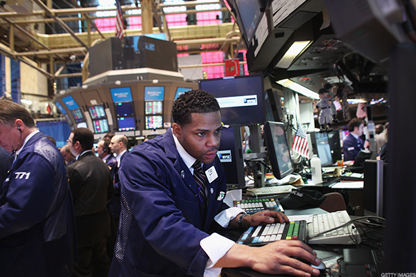 S&P 500, Nasdaq Hold Gains as Fed Debates Timing of Balance-Sheet Trim ...