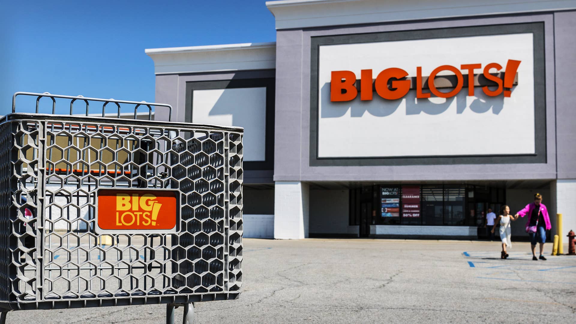 Bankrupt retail chain makes major comeback, reopens new stores - TheStreet