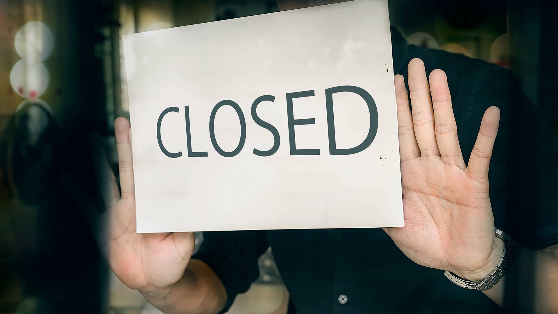 Massive grocery chain closing 61 key businesses immediately - TheStreet