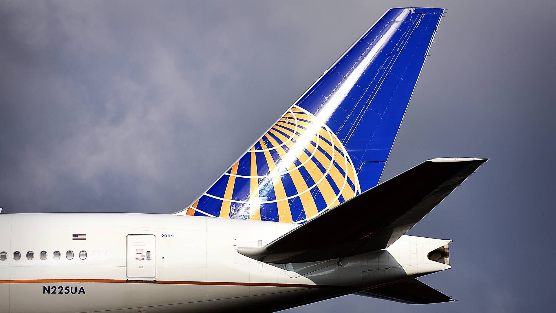 United Airlines traveler goes viral over 'hazmat' diarrhea that cancels ...