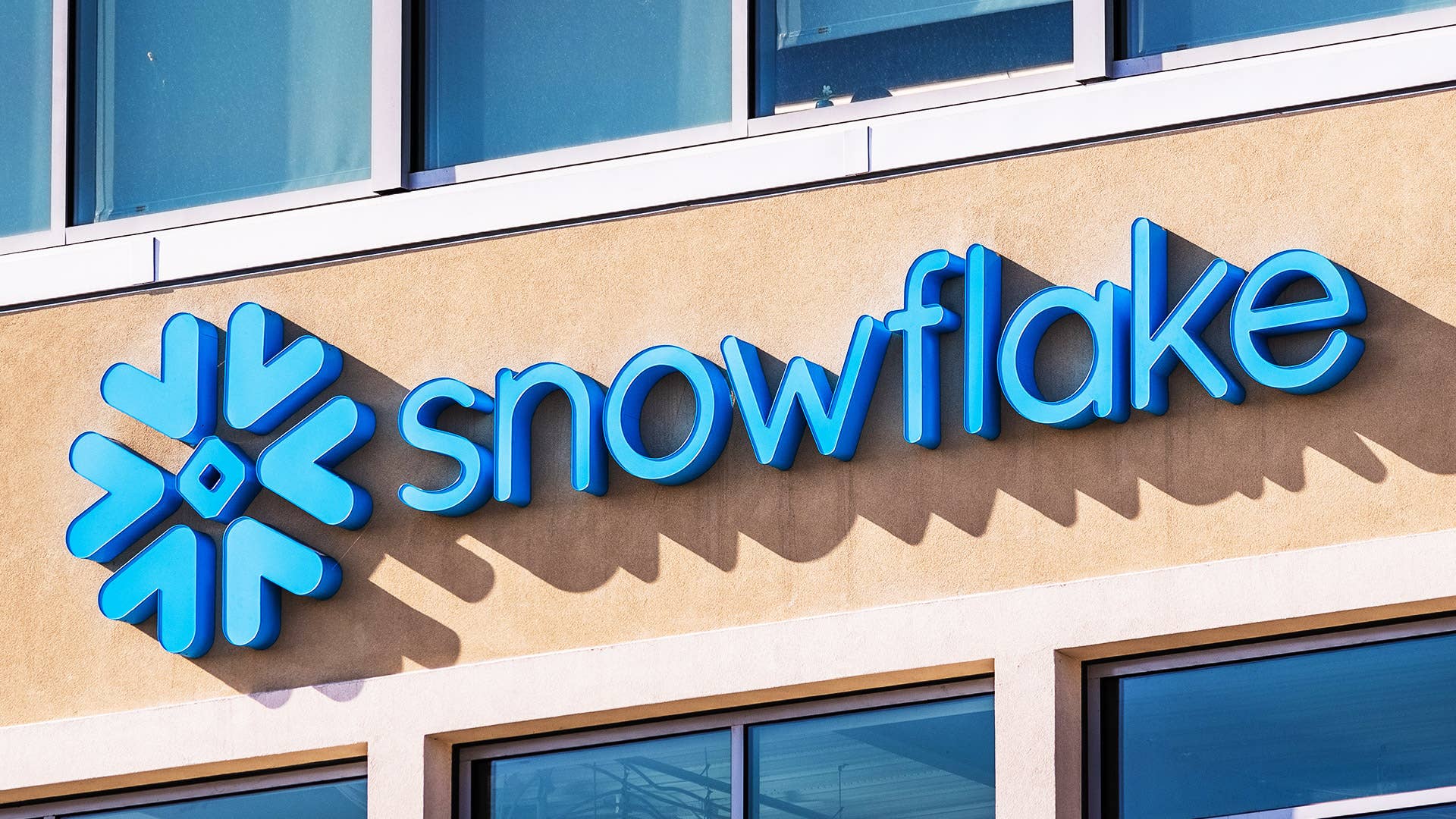 Trading Snowflake After Its IPO Bonanza - TheStreet