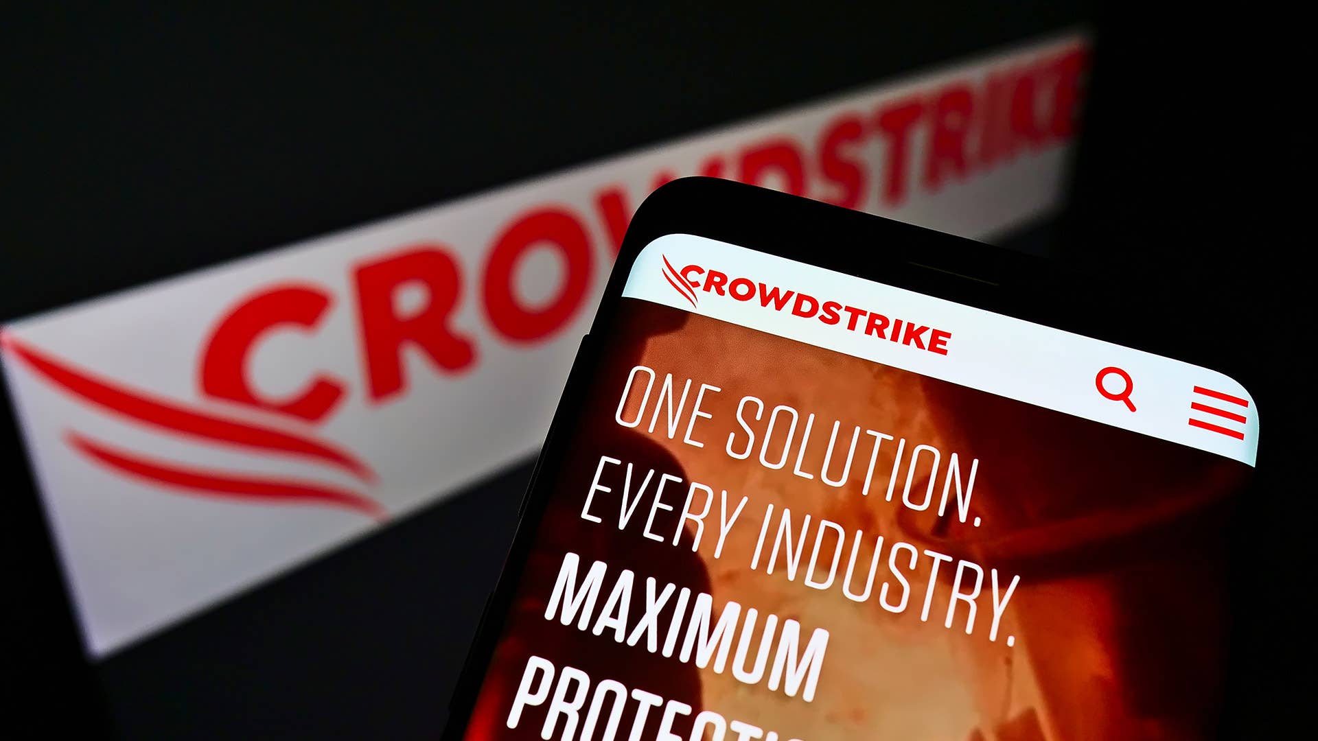 Analysts reboot CrowdStrike stock price target following global outage ...