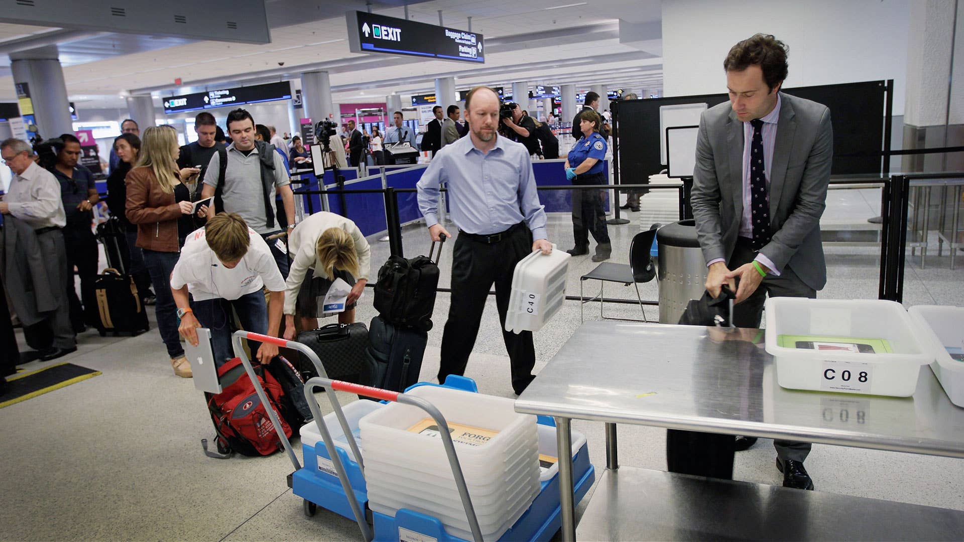 TSA says this cell phone is banned from all US planes - TheStreet