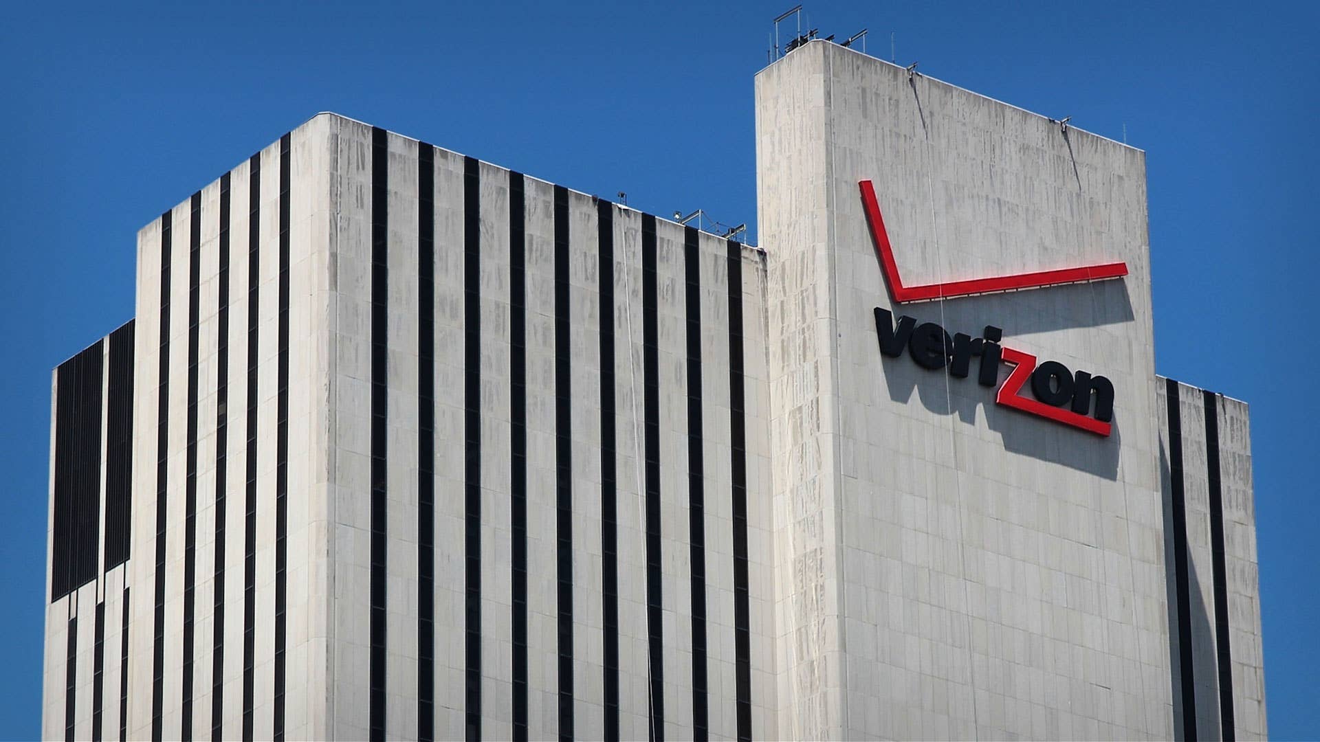 Verizon Q2 earnings report surprises with remarks on tax reform - TheStreet