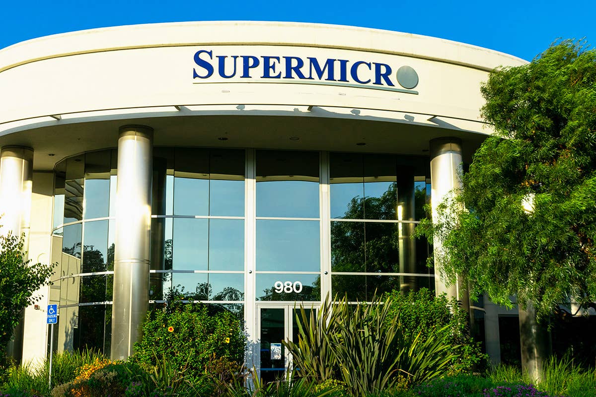 Super Micro Computer Has Surged on AI Hopes. Should You Buy the Dip ...