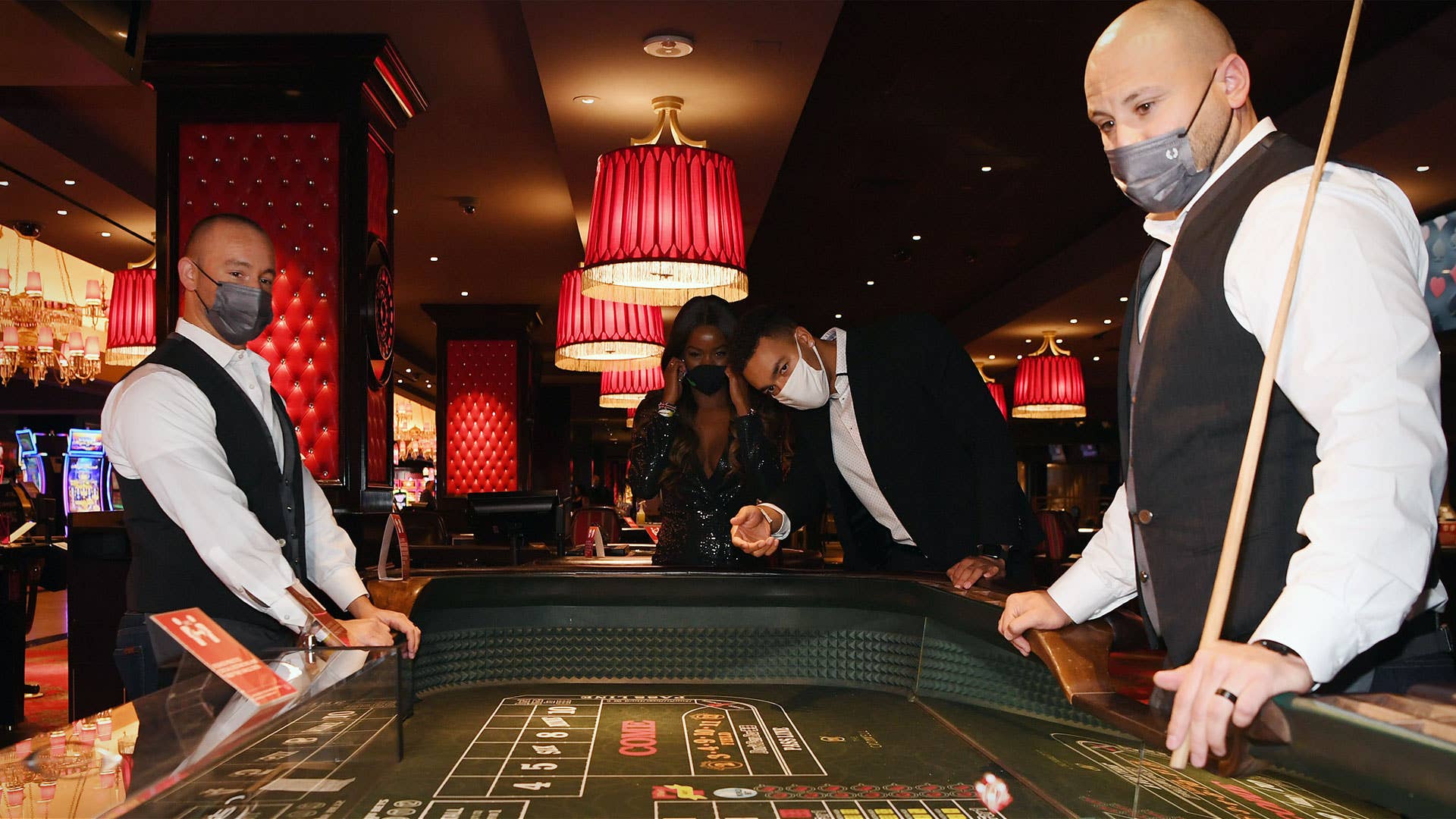 Las Vegas Strip Warily Eyes New Deadly Health Crisis - TheStreet
