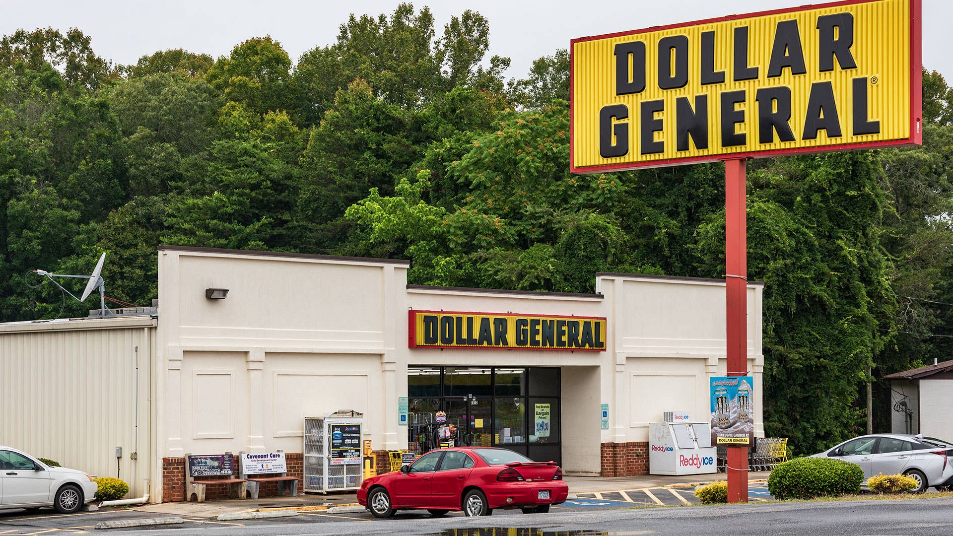Discount retailer offers lower prices in area Walmart, Target dominate ...