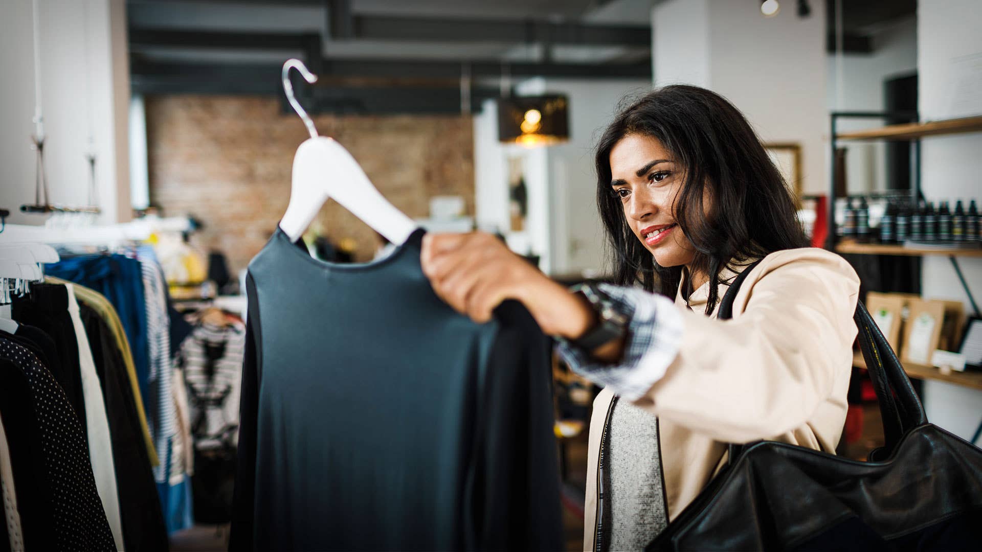 Popular women's clothing retailer files bankruptcy, closes stores ...