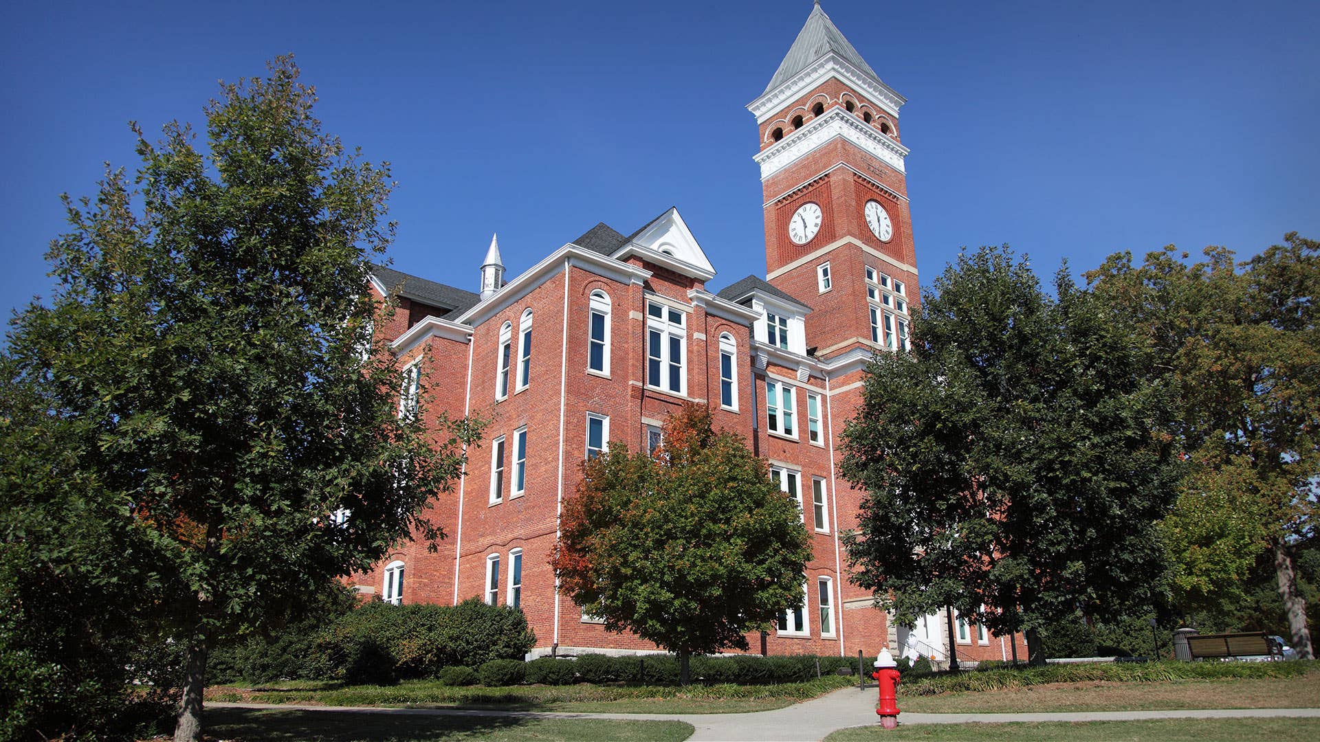 You Can Get A Cheap House In These Popular College Towns - TheStreet