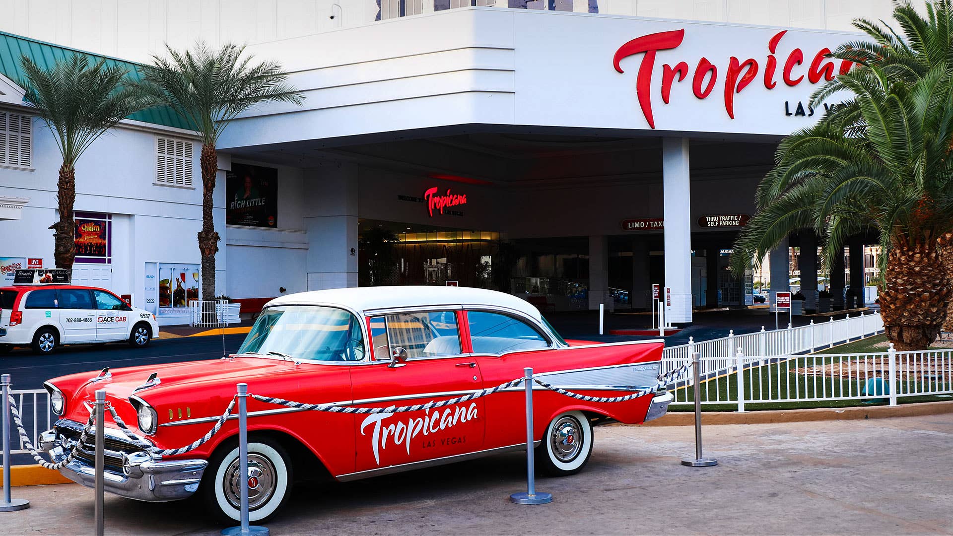 Iconic Las Vegas Strip venue has last act before implosion - TheStreet