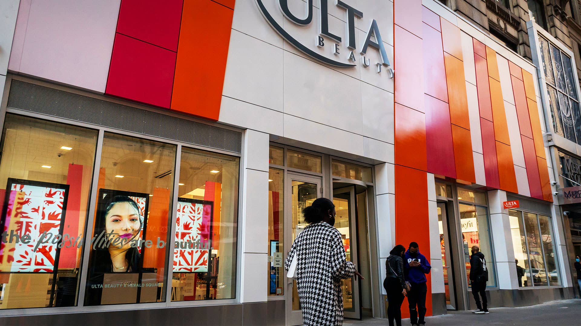 Cosmetics chain closing more stores after Chapter 11 bankruptcy - TheStreet