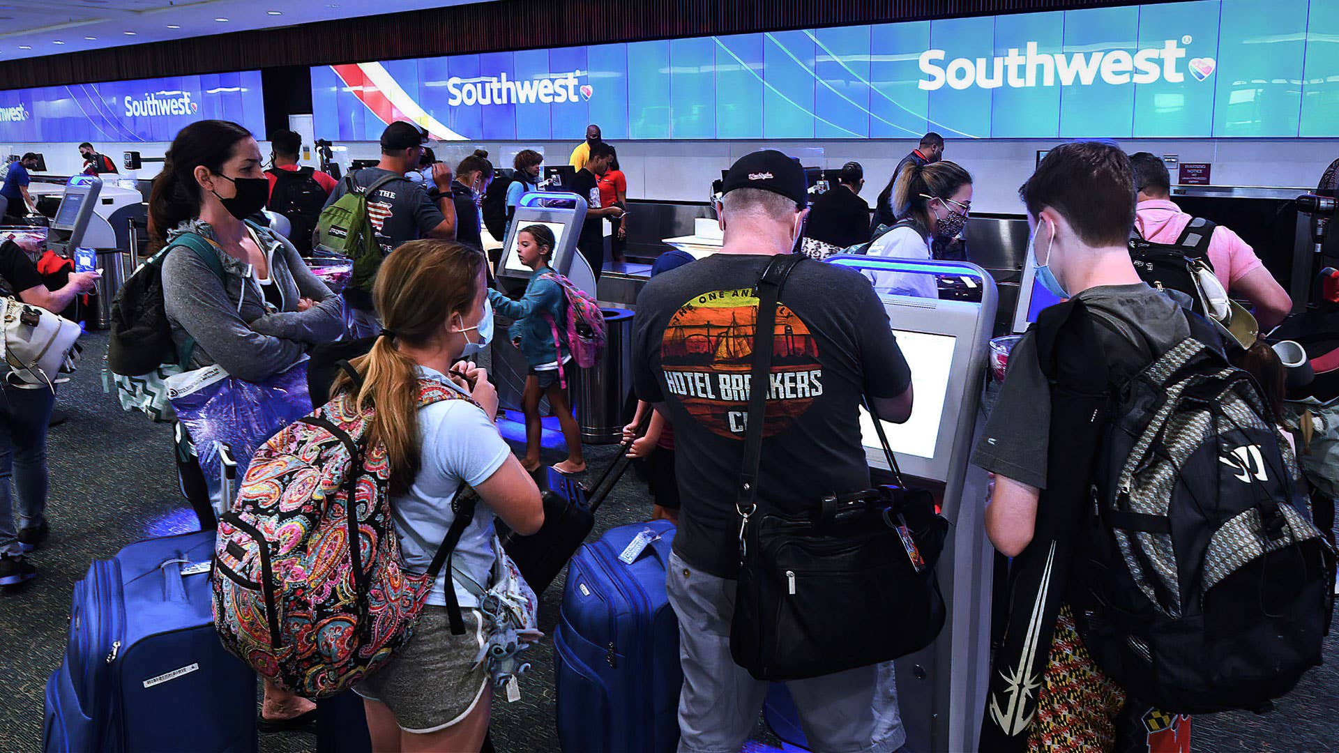 Southwest Airlines quietly adds policy forcing more gate-checked bags ...