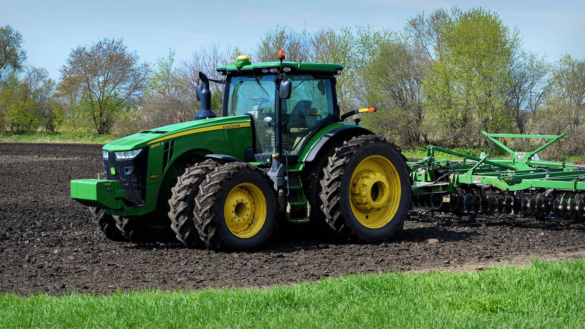 Deere: 189-year-old dividend stock 19% upside in March 2026 | DE ...