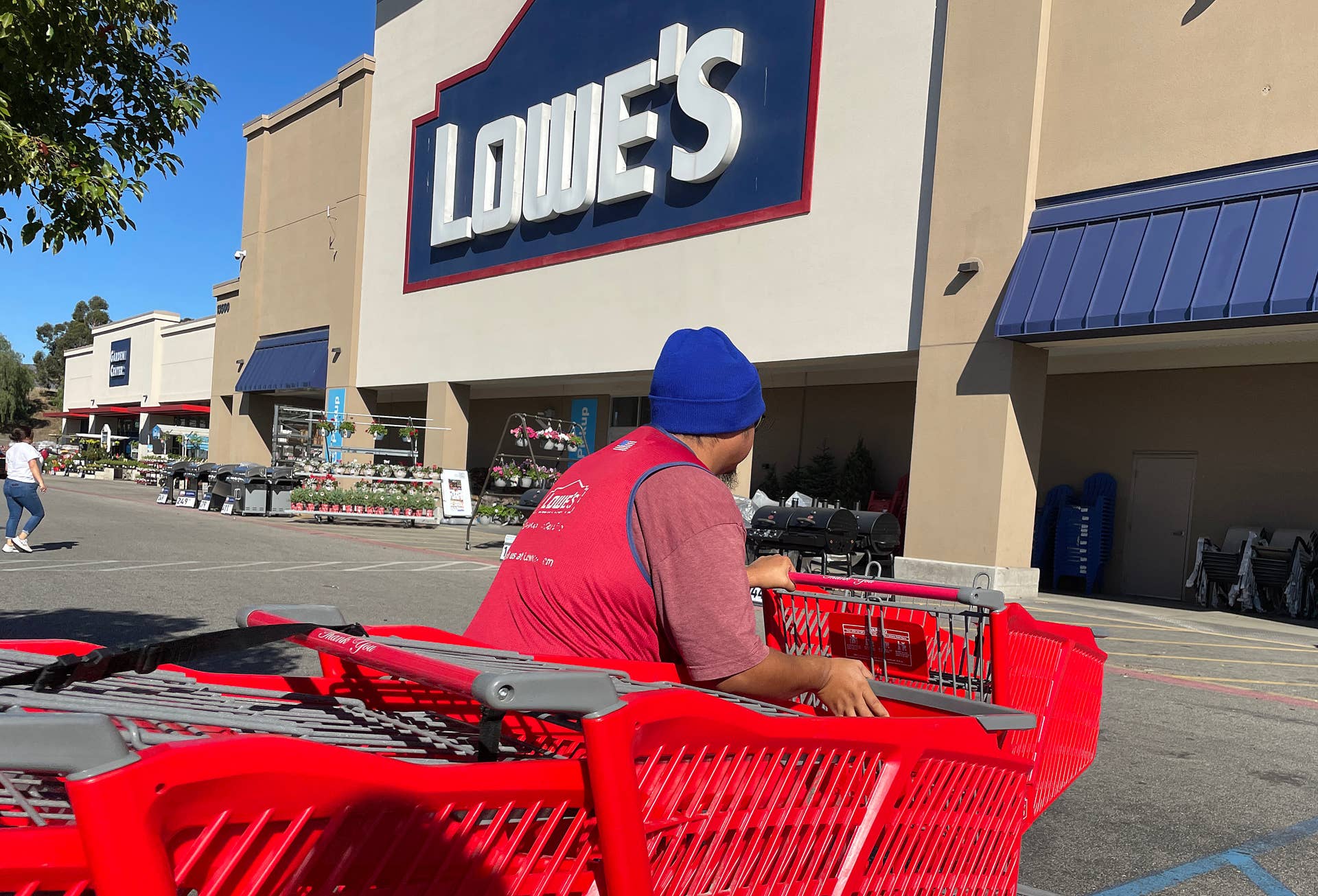 Lowe’s jobs & what they pay: Customer service, sales, cashier & more ...
