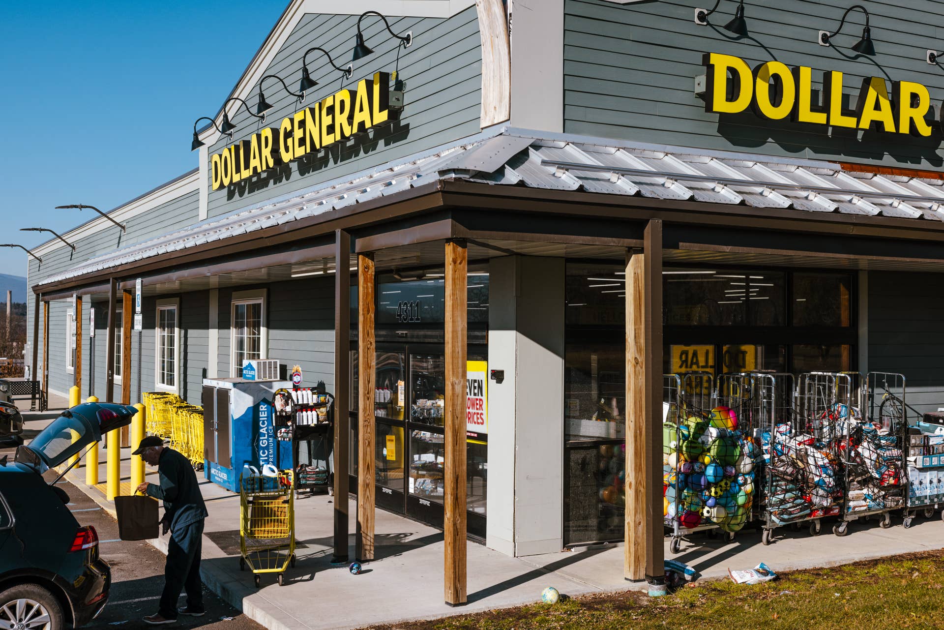 Dollar General CEO turns heads with earnings call comments - TheStreet
