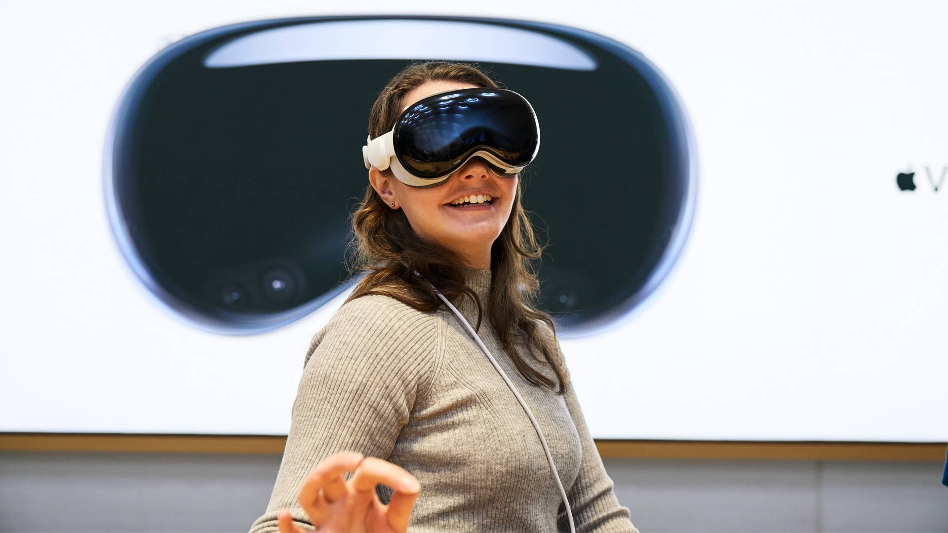 Here’s how to book a Vision Pro at an Apple Store - TheStreet