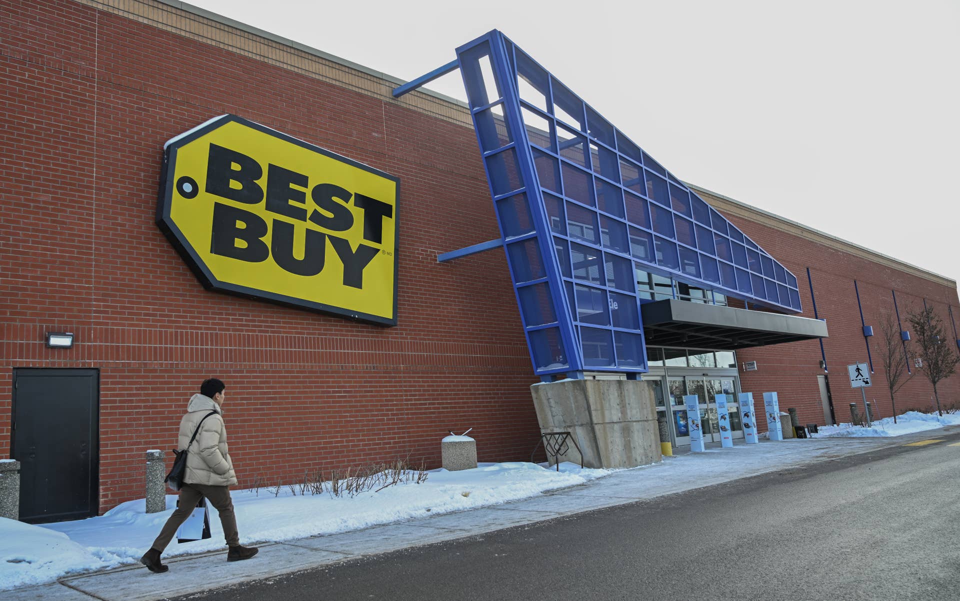 Best Buy planning major store changes, closures in 2024 - TheStreet