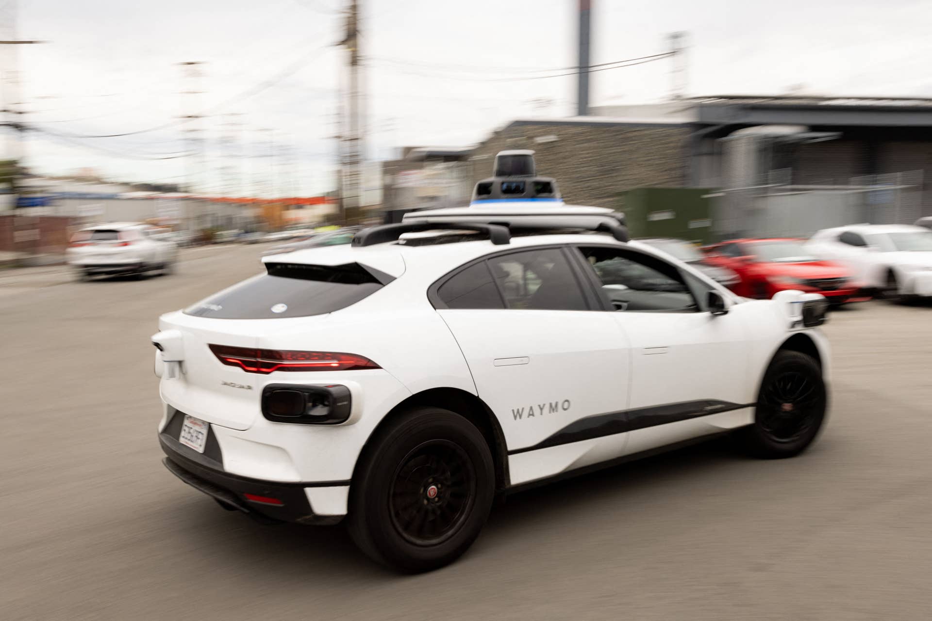 Waymo pulls ahead of Tesla Robotaxi, Amazon Zoox with latest move ...