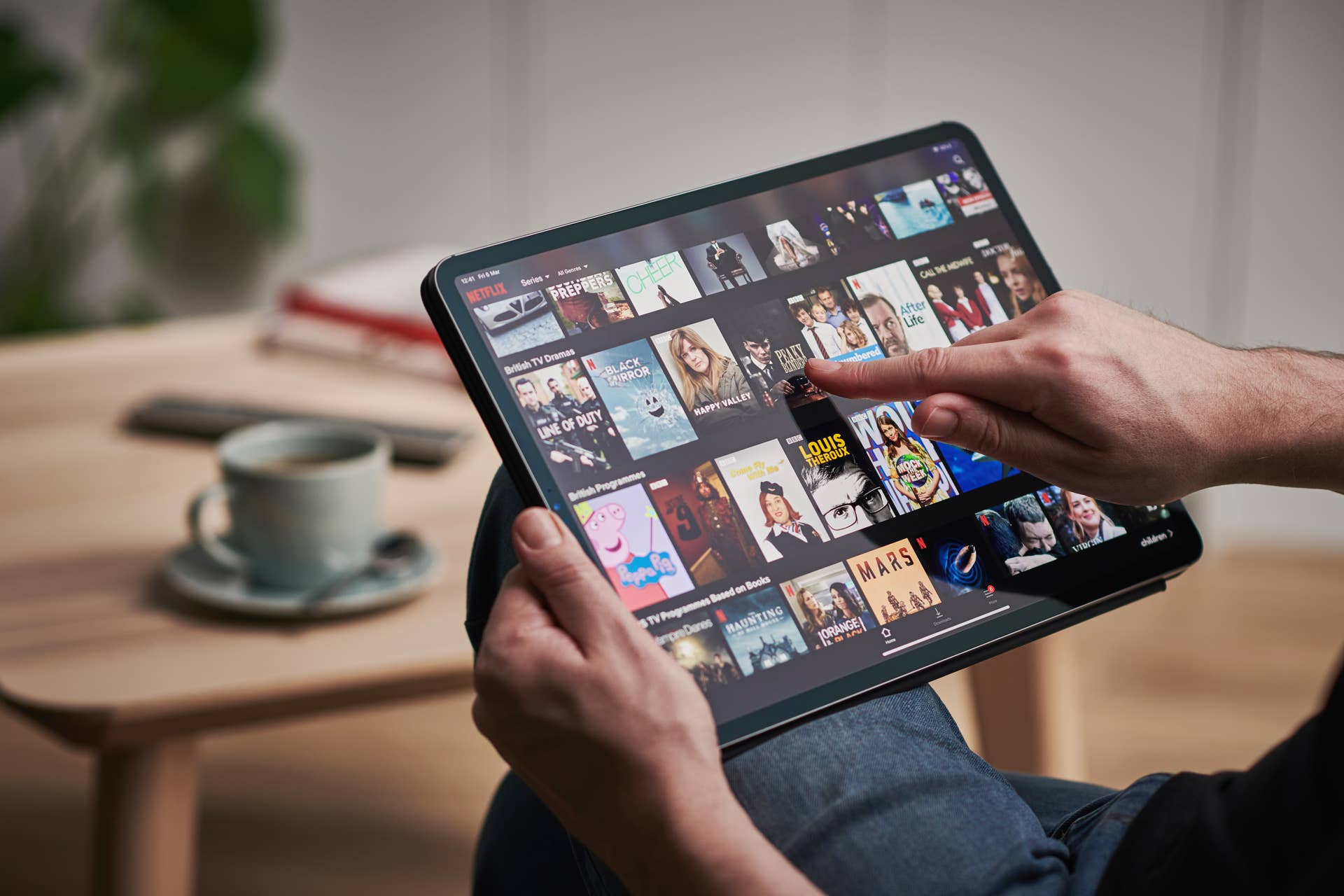 Analysts reset Netflix price targets ahead of earnings amid ad-tier ...