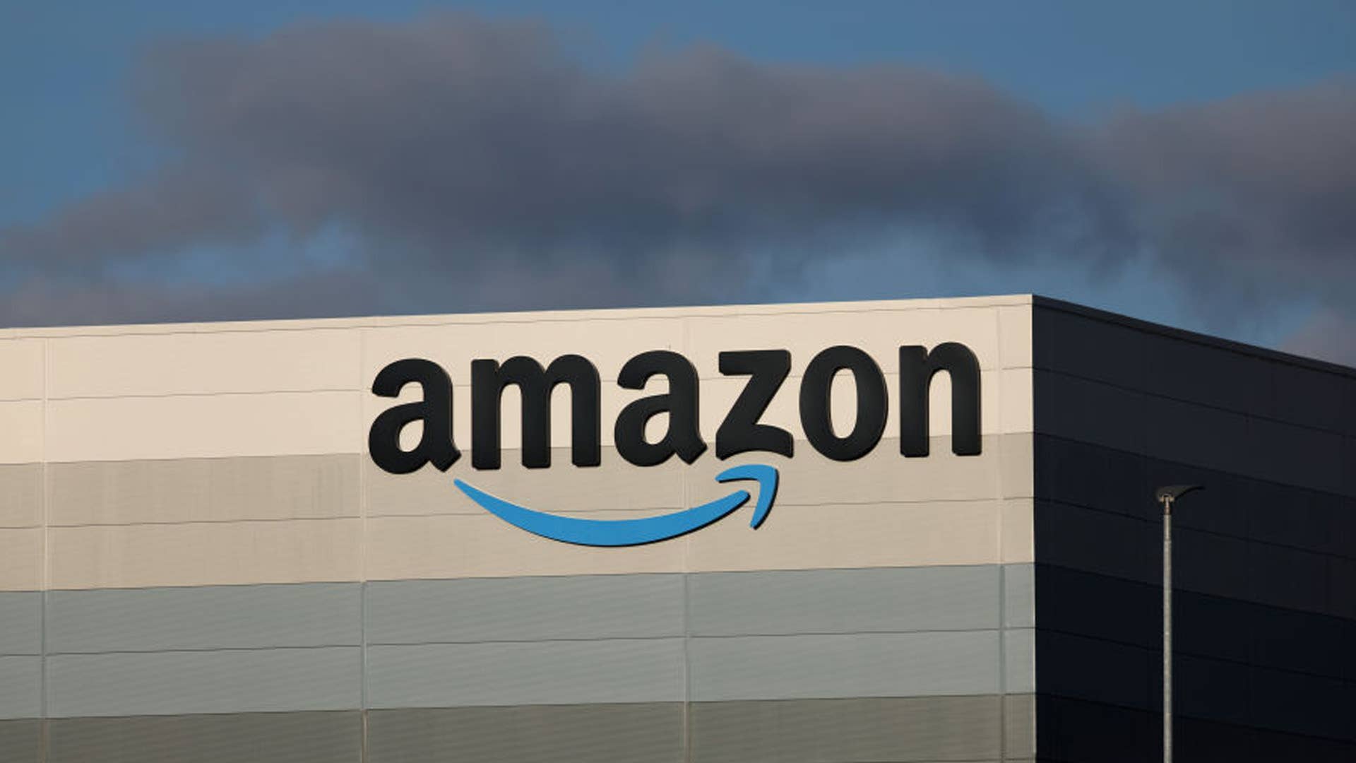 Amazon is selling a $40 plug-in pendant light for only $20 - TheStreet