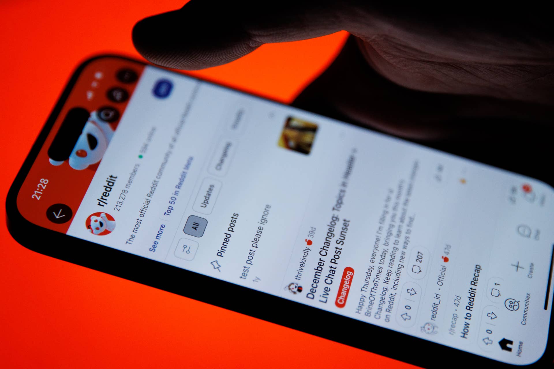 Reddit CEO replies to users criticizing $193 million compensation ...