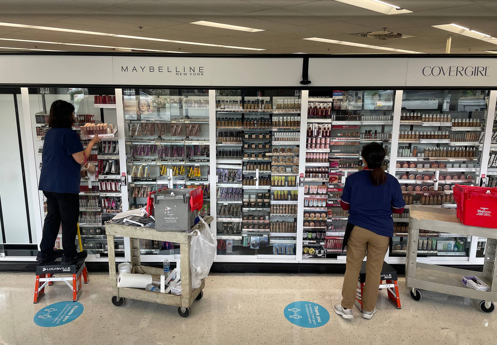 Walgreens jobs & what they pay: Starting wages for entry-level ...
