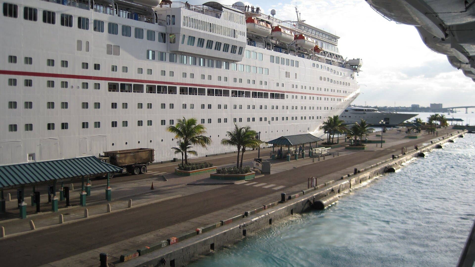 Carnival Cruise Line outlines strict boarding rule for passengers ...