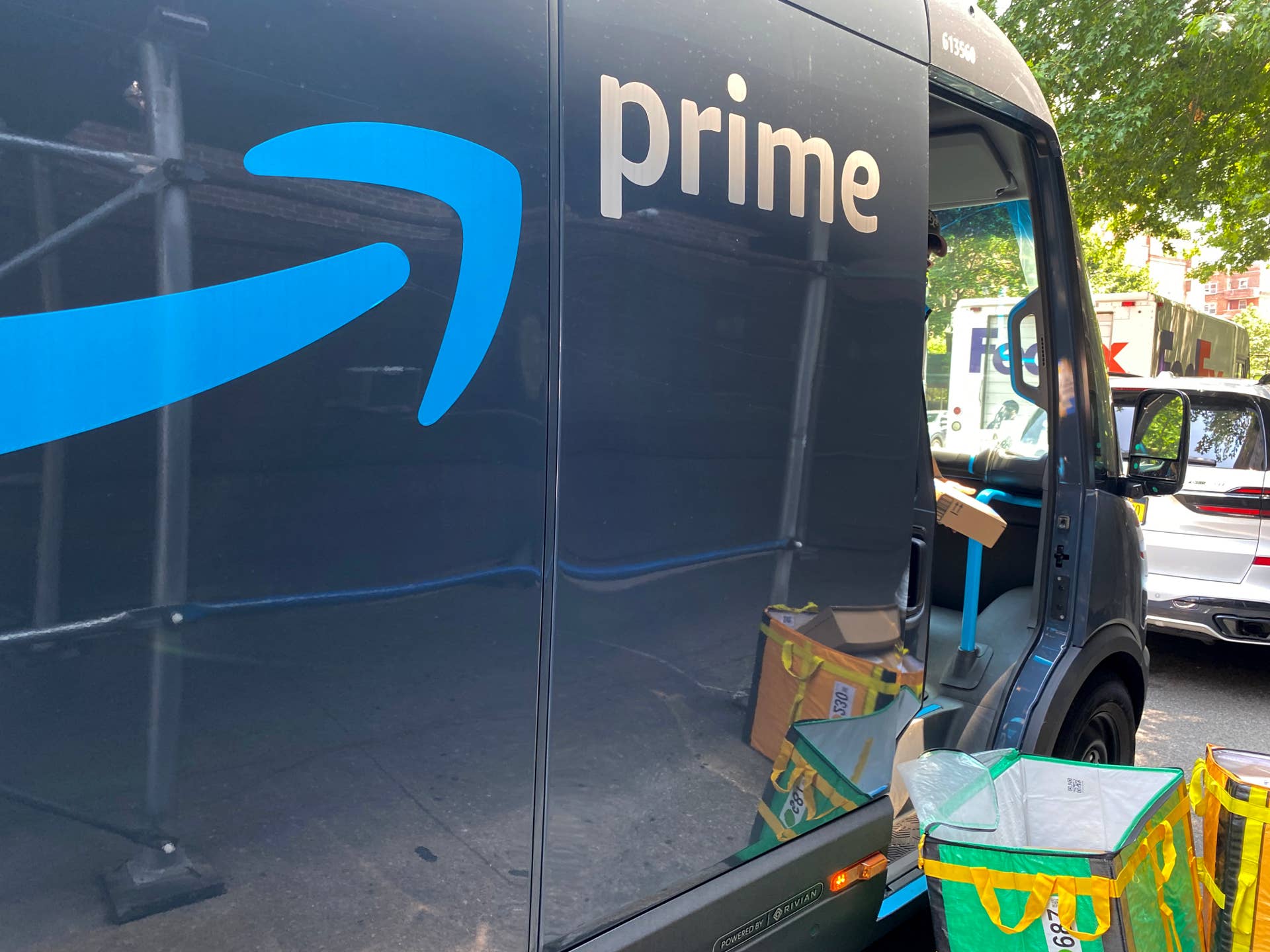 Amazon is selling $50 memory foam flip-flops for only $20 - TheStreet