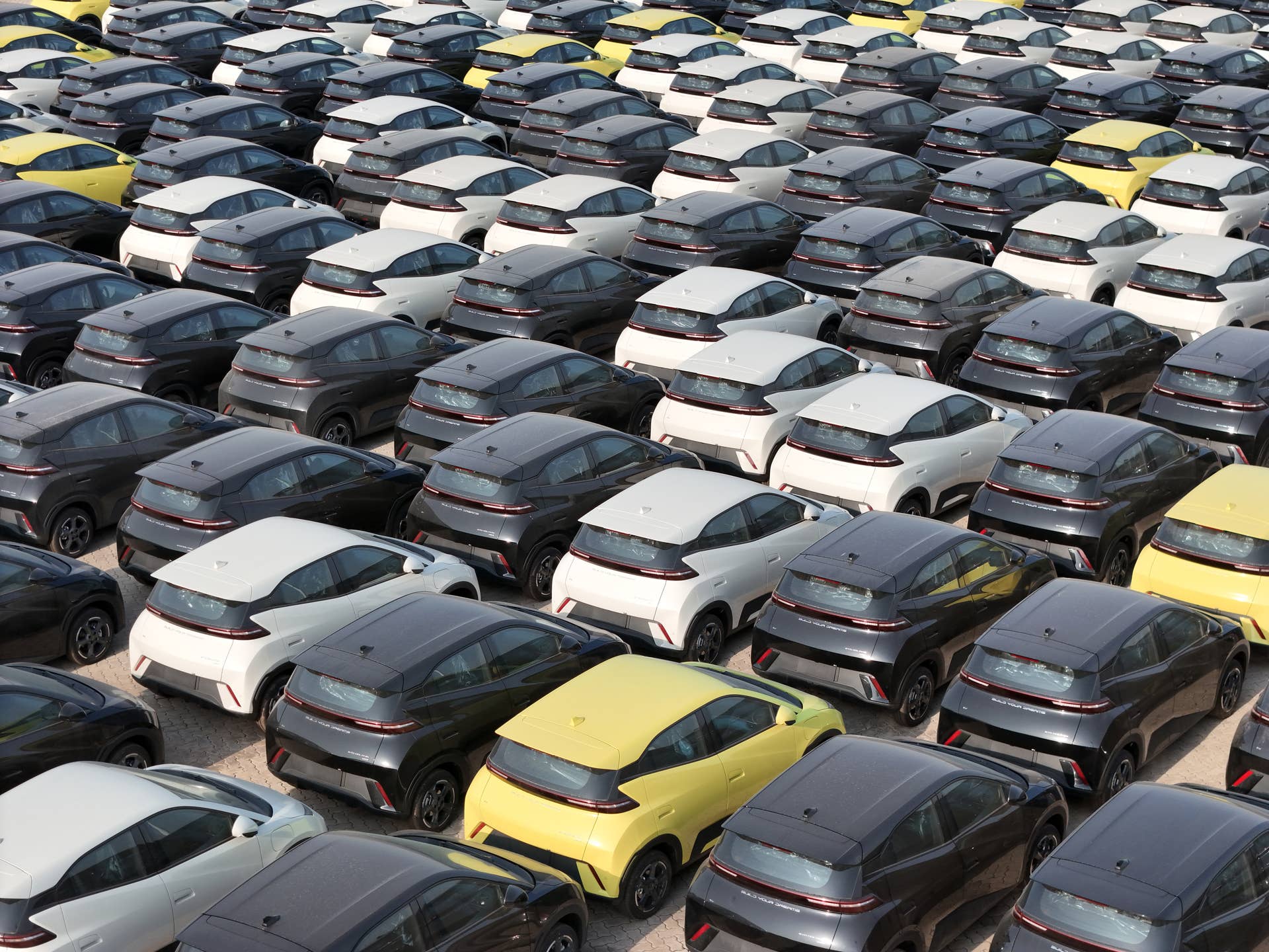 Car colors have gotten duller, more 'grayscale' over past 20 years ...