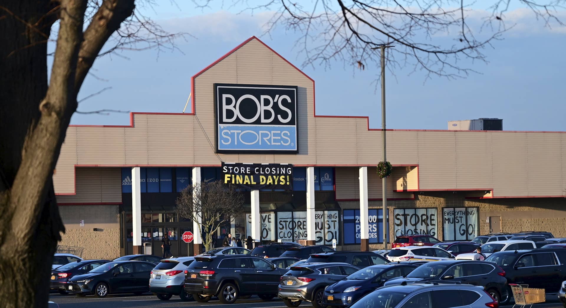 Popular bankrupt retail chain won’t have to close down after all ...
