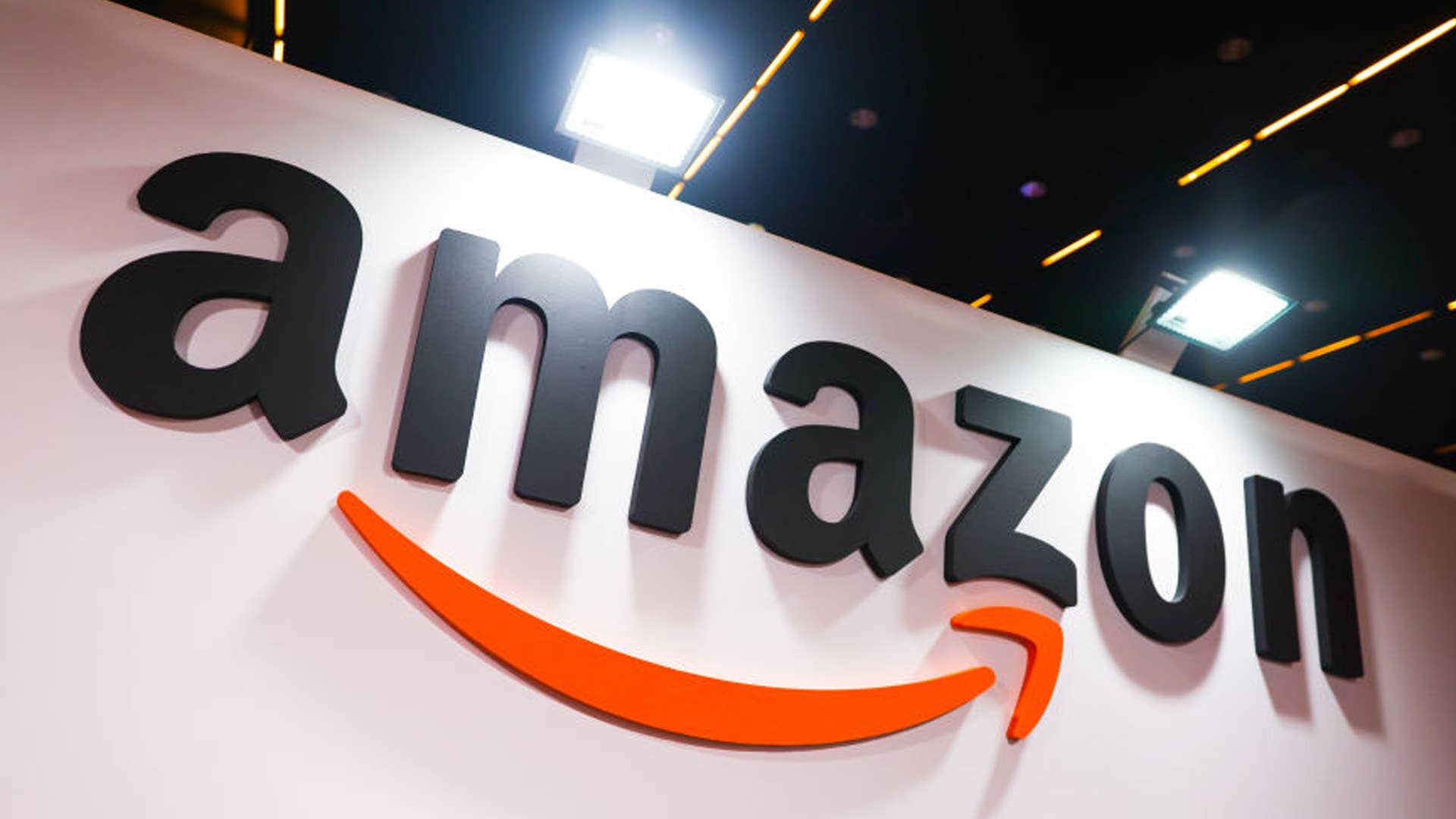 Amazon is selling a $50 shoe rack and bench for only $35 - TheStreet