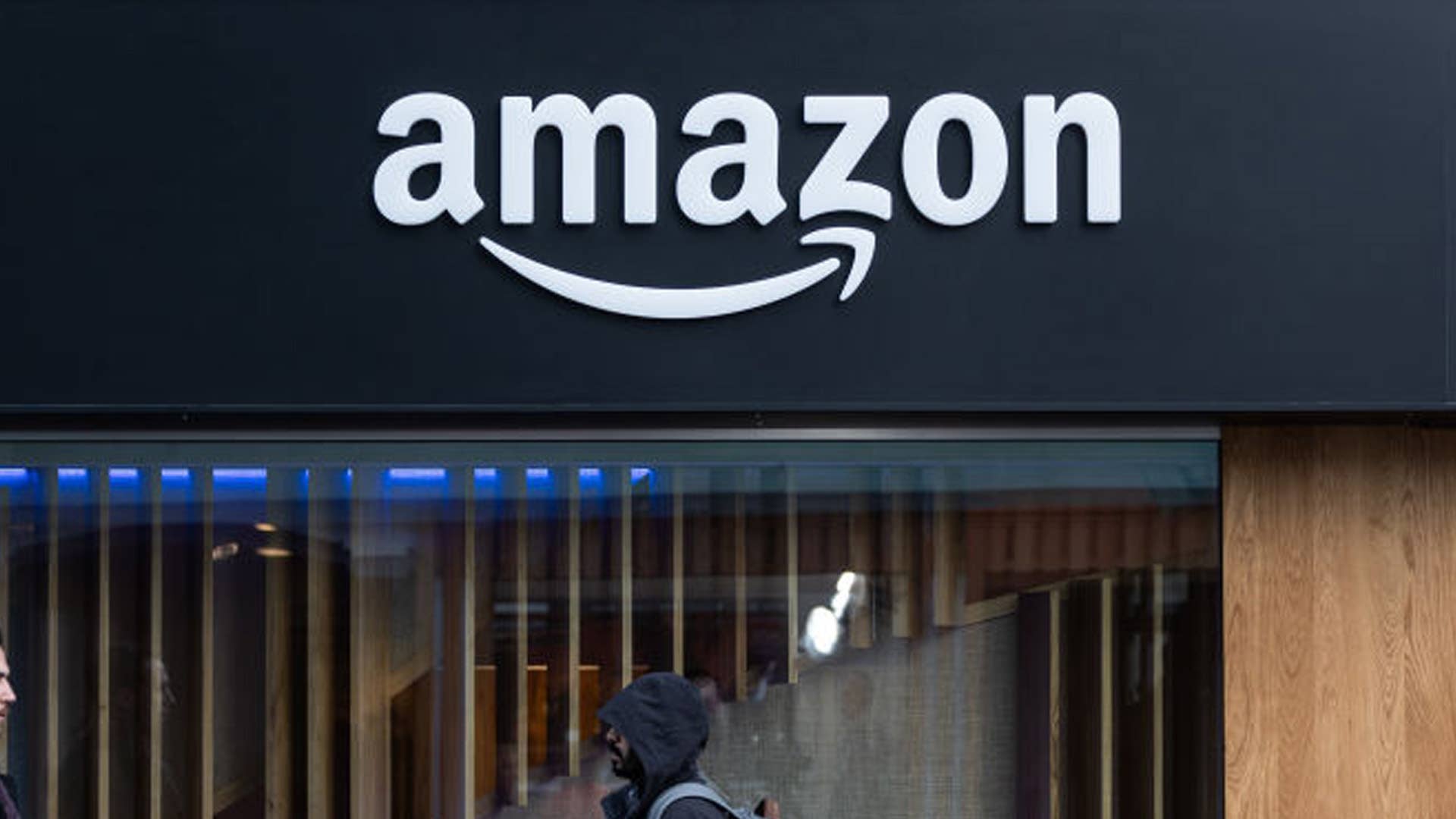 Amazon is selling a $100 15-piece knife set for only $40 - TheStreet