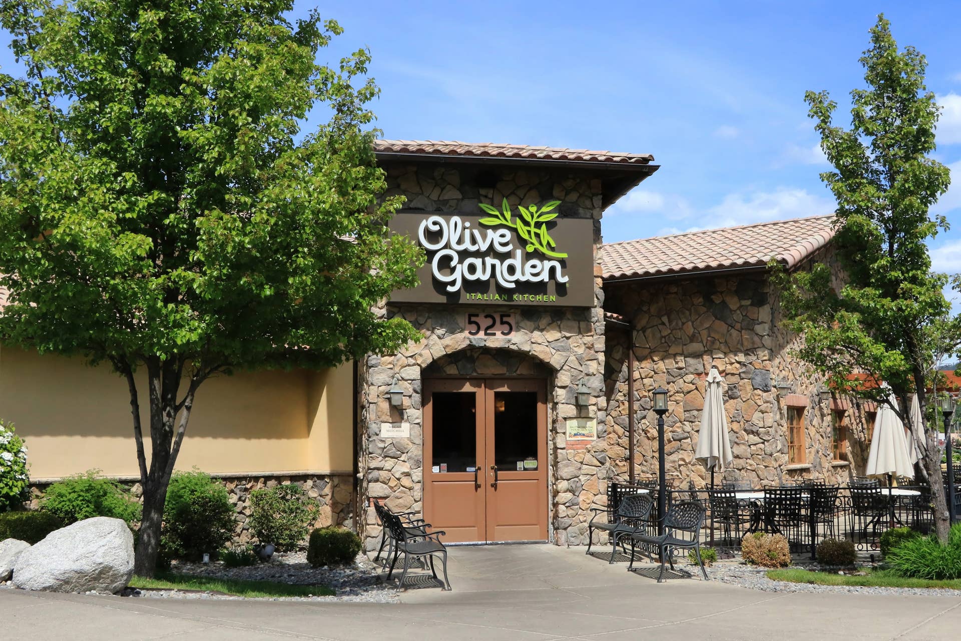 Olive Garden makes big menu move as restaurant prices surge - TheStreet