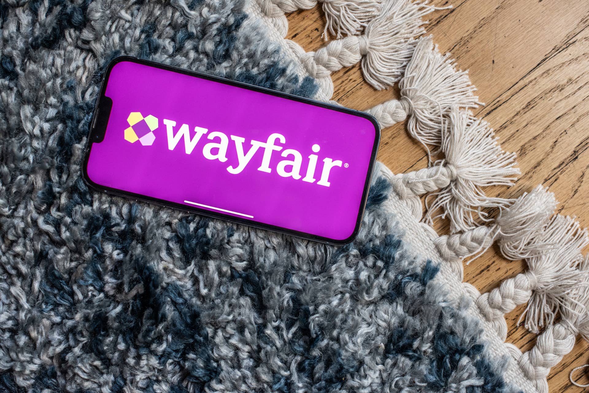 Wayfair is selling a $140 down alternative comforter for $49 - TheStreet