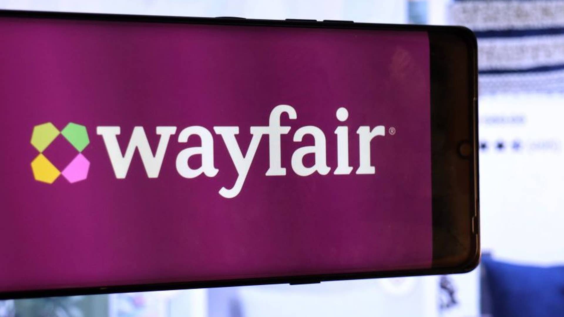 Wayfair is selling a $1,041 computer desk for only $270 - TheStreet