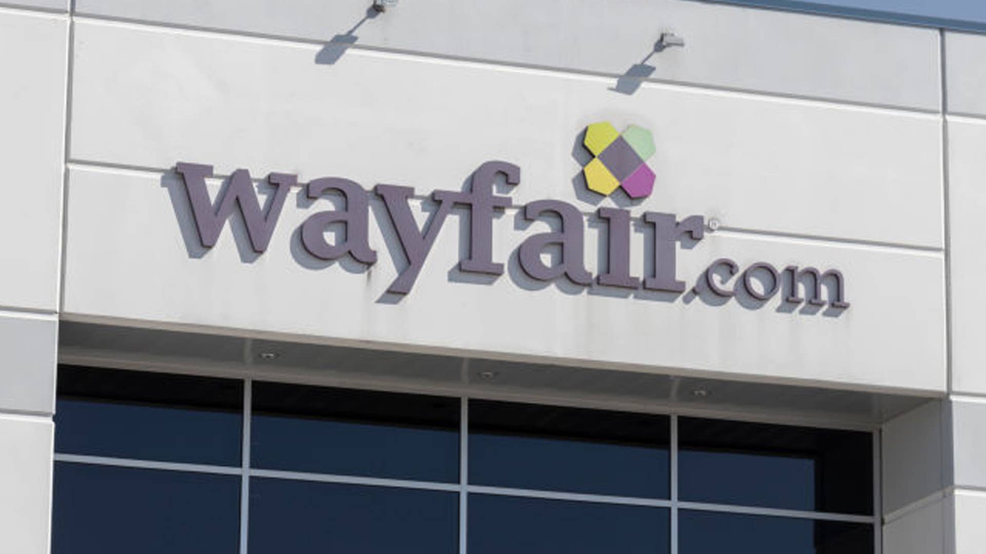 Wayfair is selling a $1,590 patio set for only $620 - TheStreet