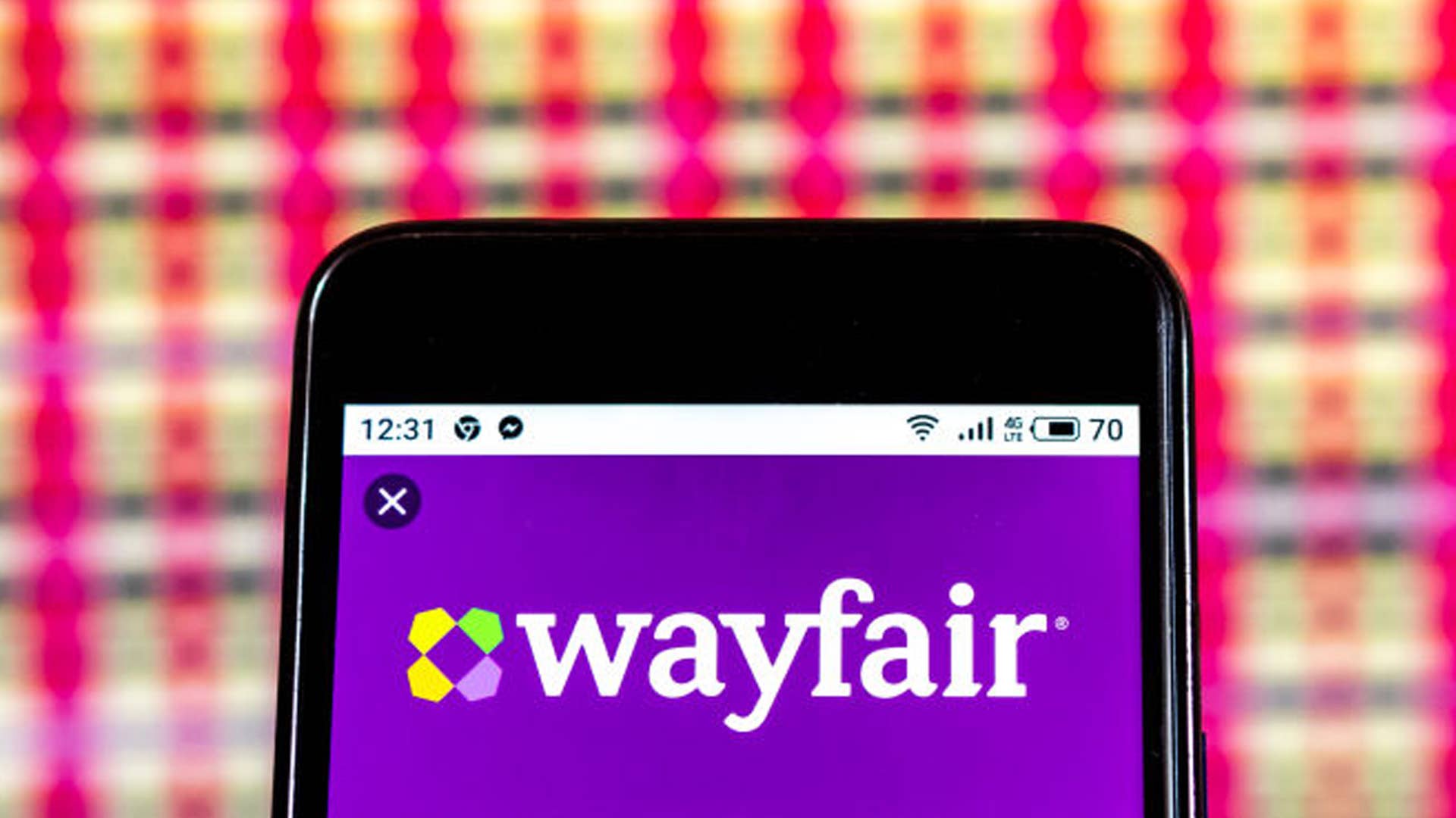 Wayfair is selling a $350 standing desk for $125 - TheStreet