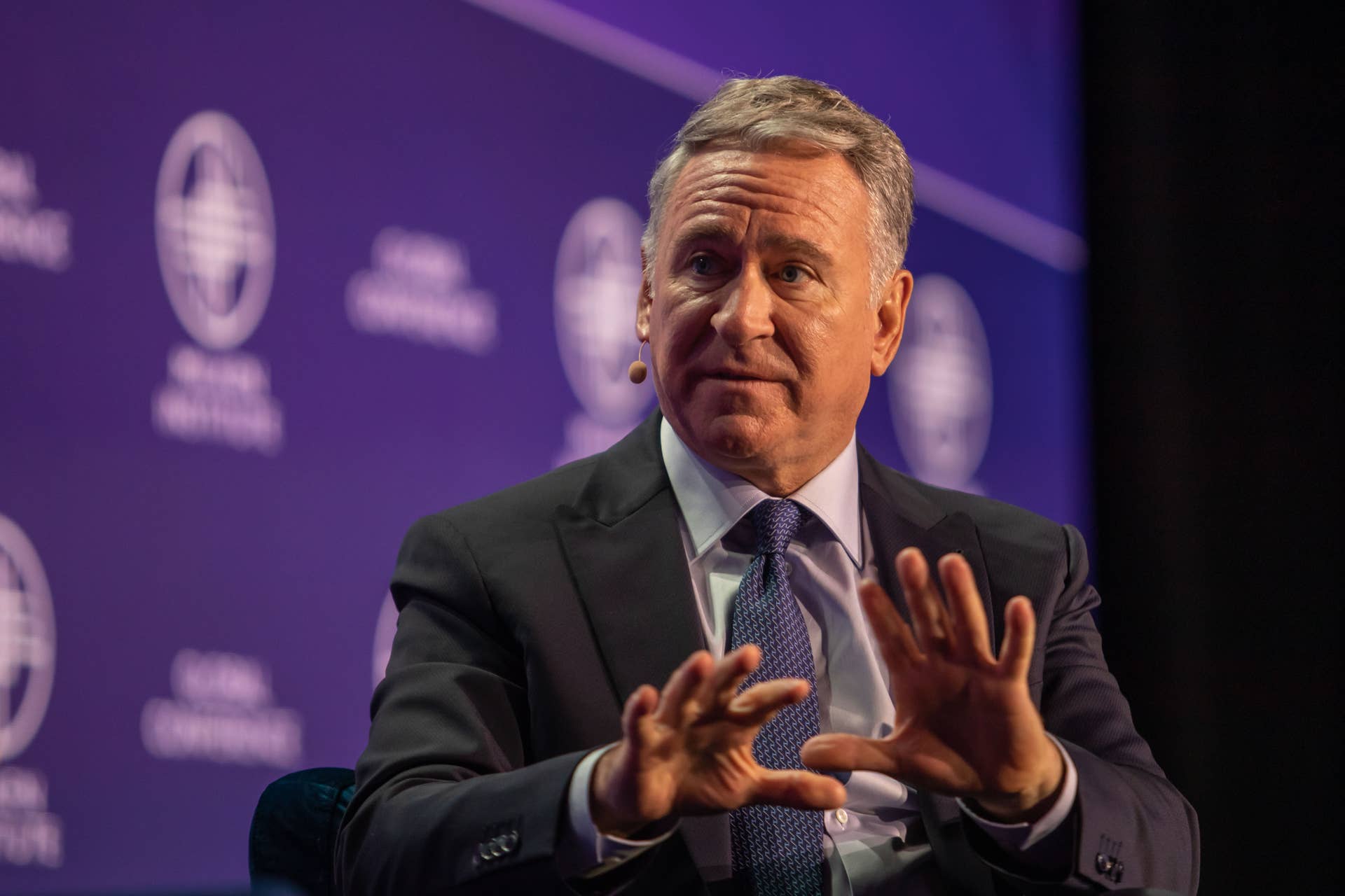 Billionaire fund manager sounds alarm on big-cap stocks - TheStreet