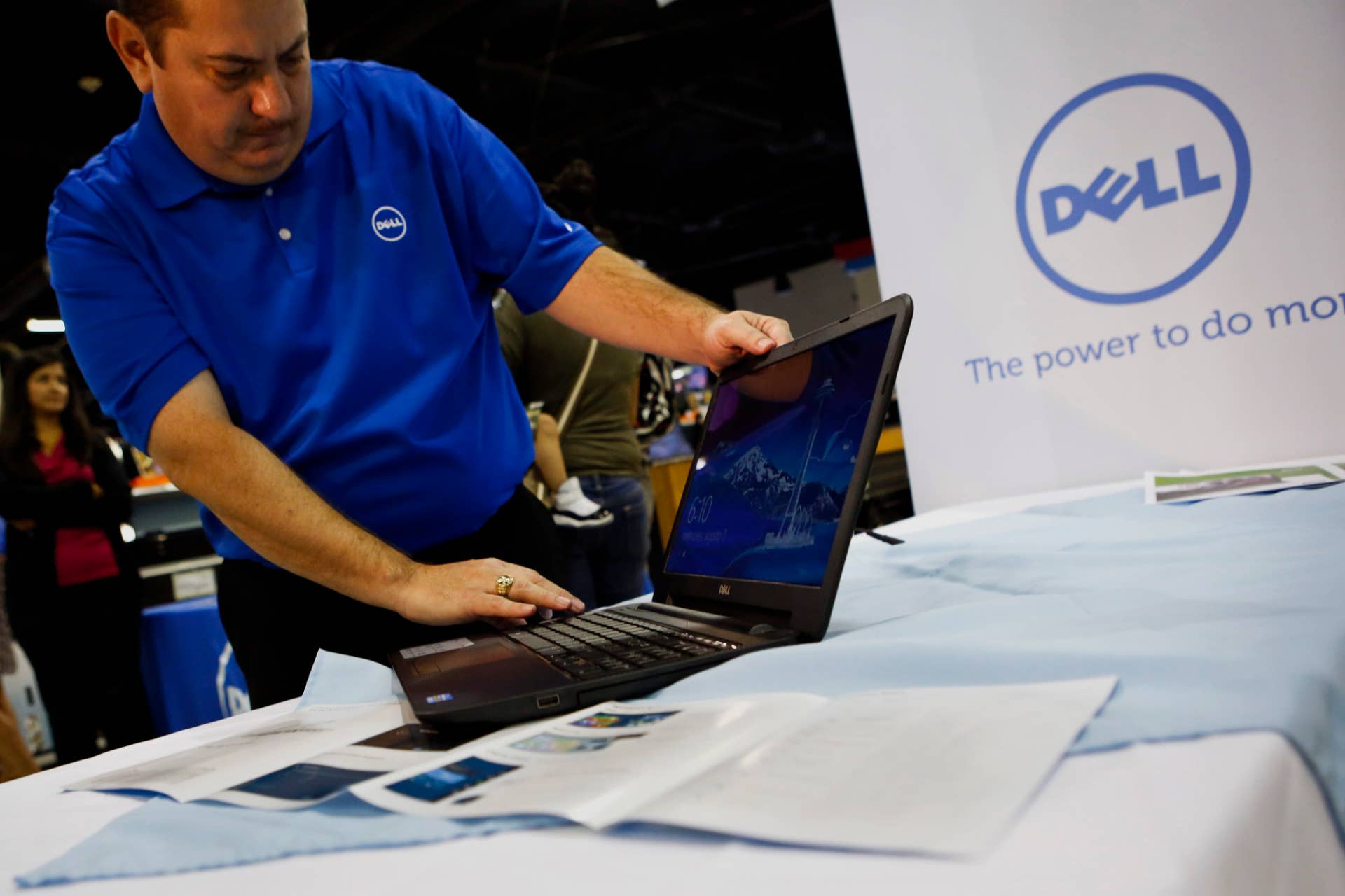 Dell execs sound alarm with consumer comments - TheStreet