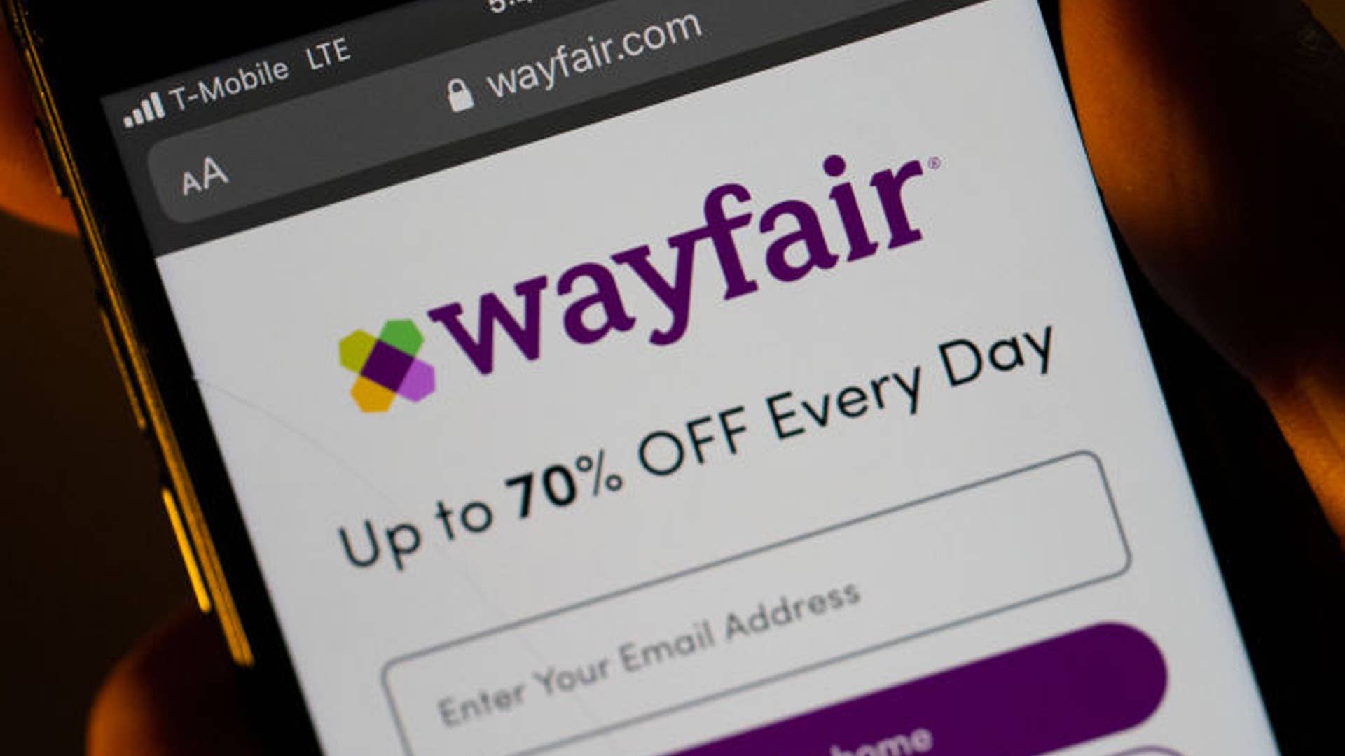 Wayfair is selling a $600 loveseat for $257 - TheStreet