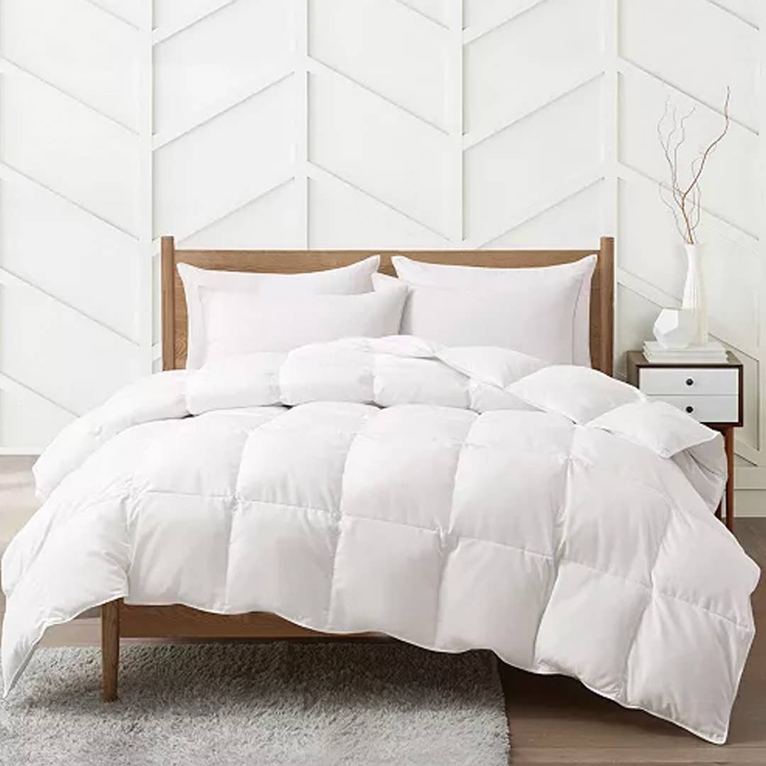 Macy's is selling a $226 goose down comforter for $72 - TheStreet