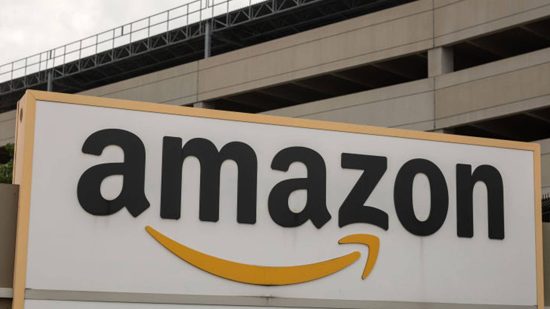 Amazon is selling a $150 47-inch standing desk for only $100 - TheStreet