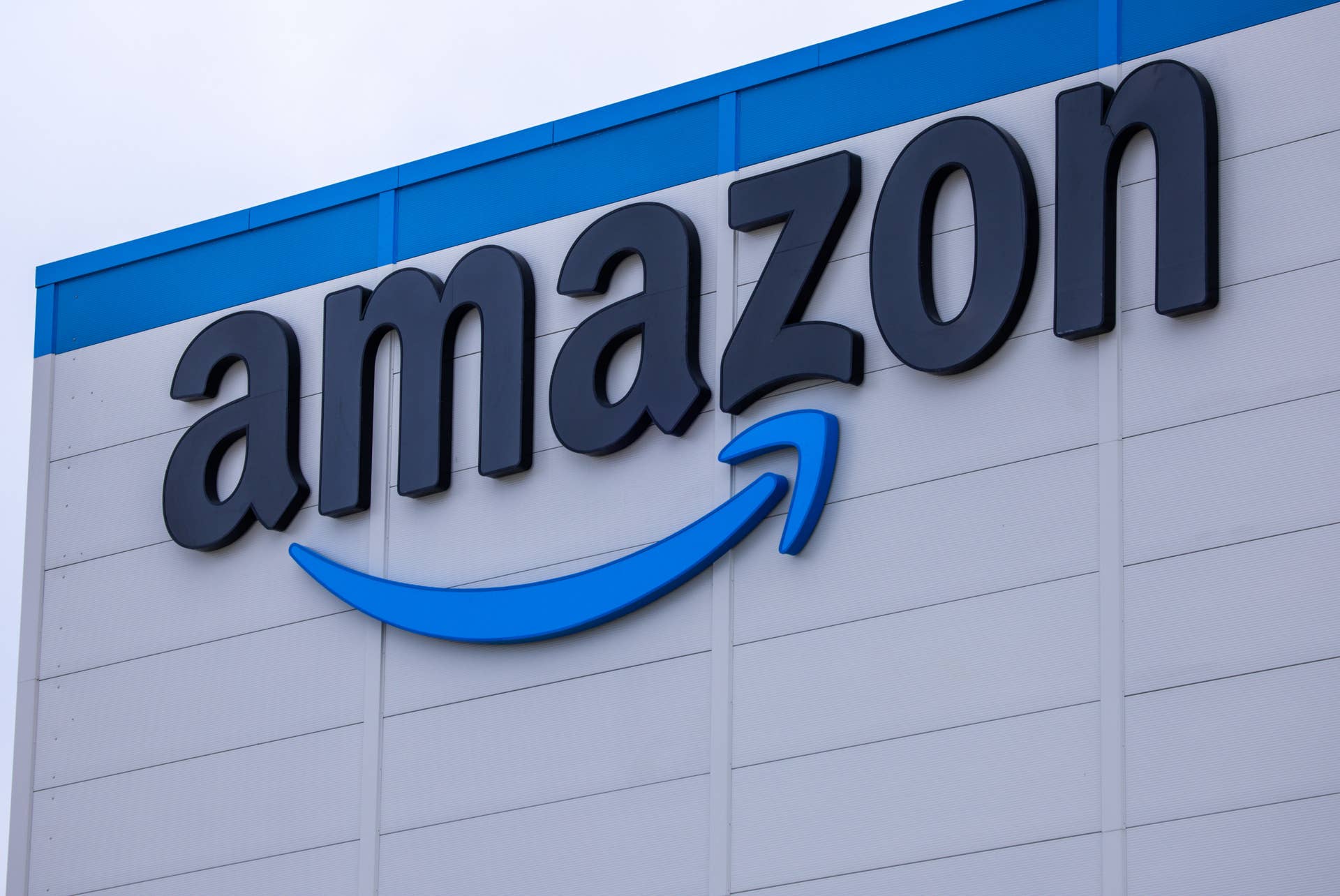 Amazon is selling a $200 handheld cordless vacuum for $60 - TheStreet