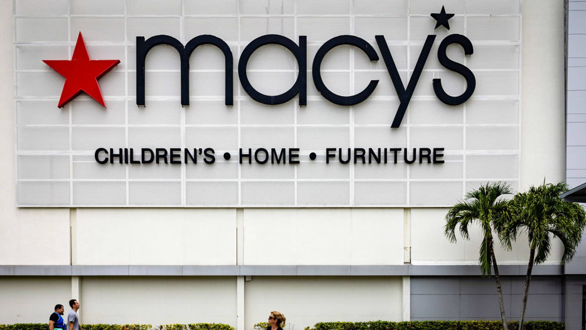 Macy's is selling a $95 pair of pants for only $25 - TheStreet