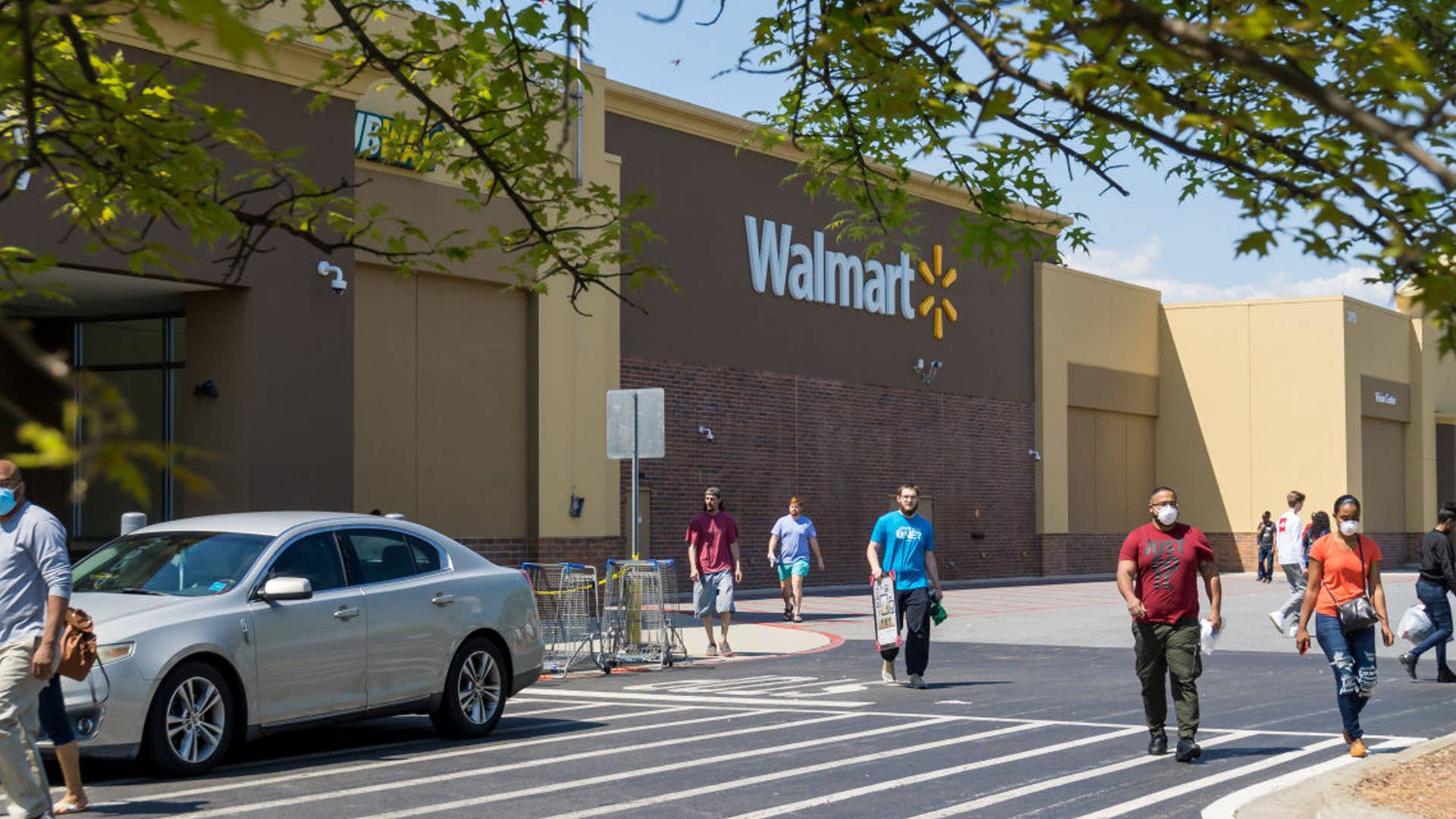 Walmart is selling a $30 12-plug outlet extender for $12 - TheStreet